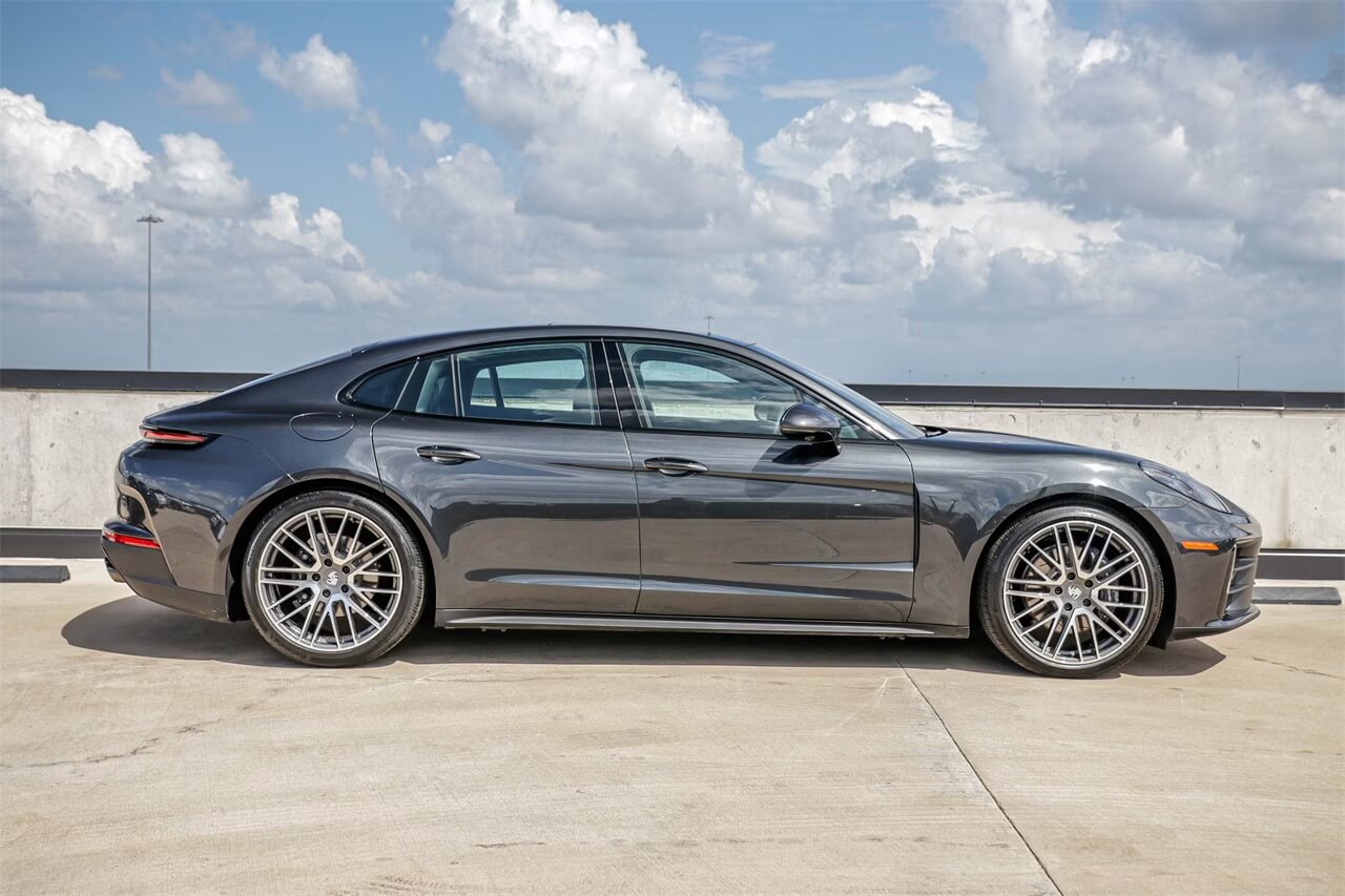 Volcano Grey Metallic - Porsche Panamera (972) - carpaints.co