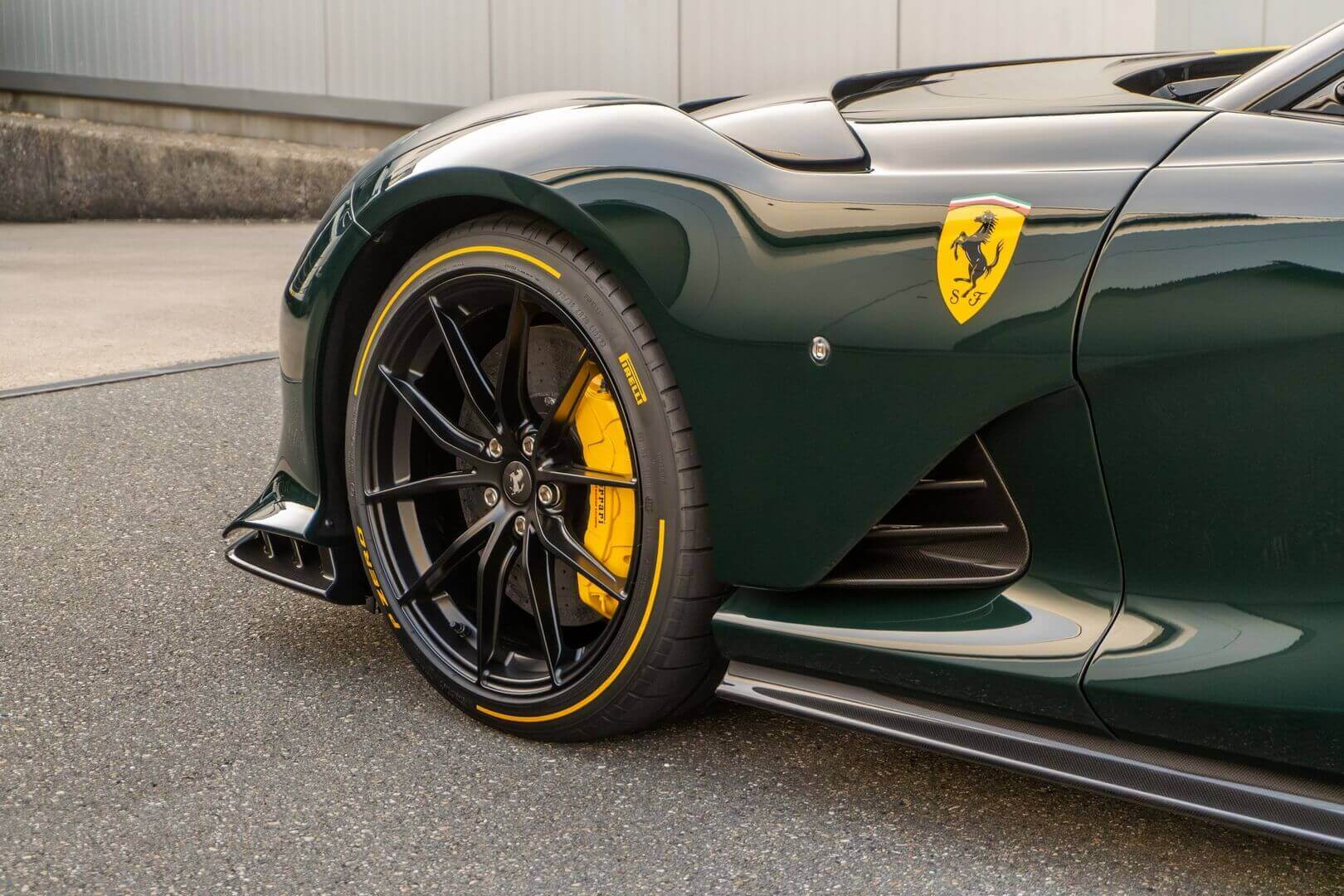 Verde British Racing - Ferrari 812 Competizione A - carpaints.co