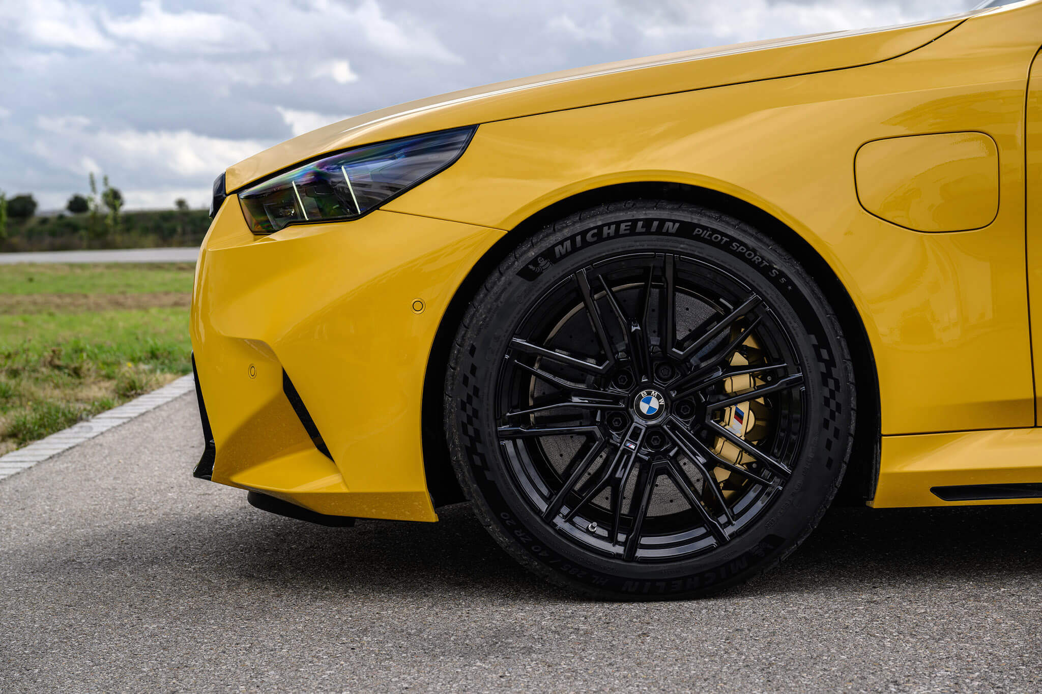 Speed Yellow - BMW M5 (G90) - carpaints.co