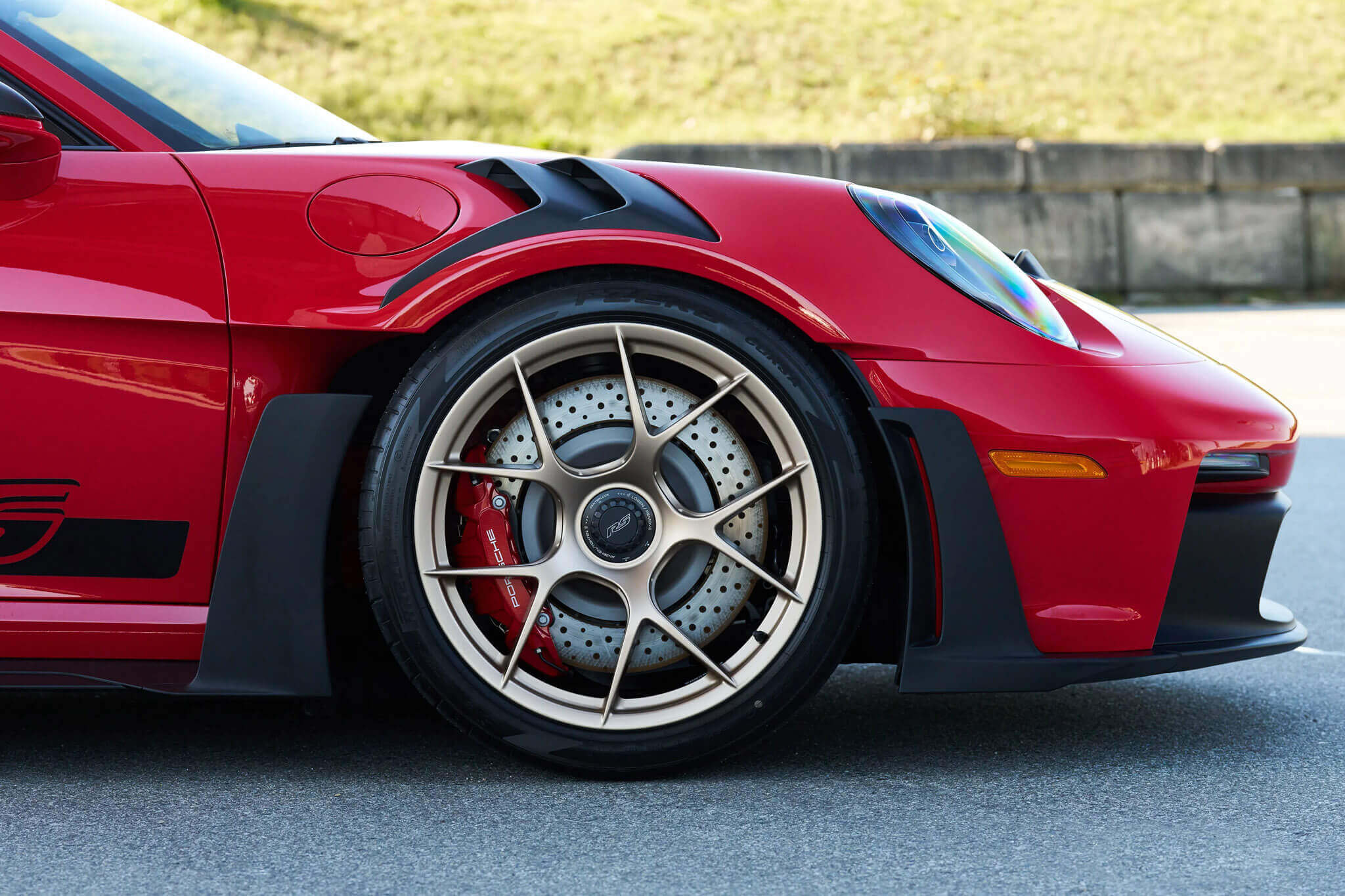 Guards Red - Porsche 911 GT3 RS (992) - carpaints.co