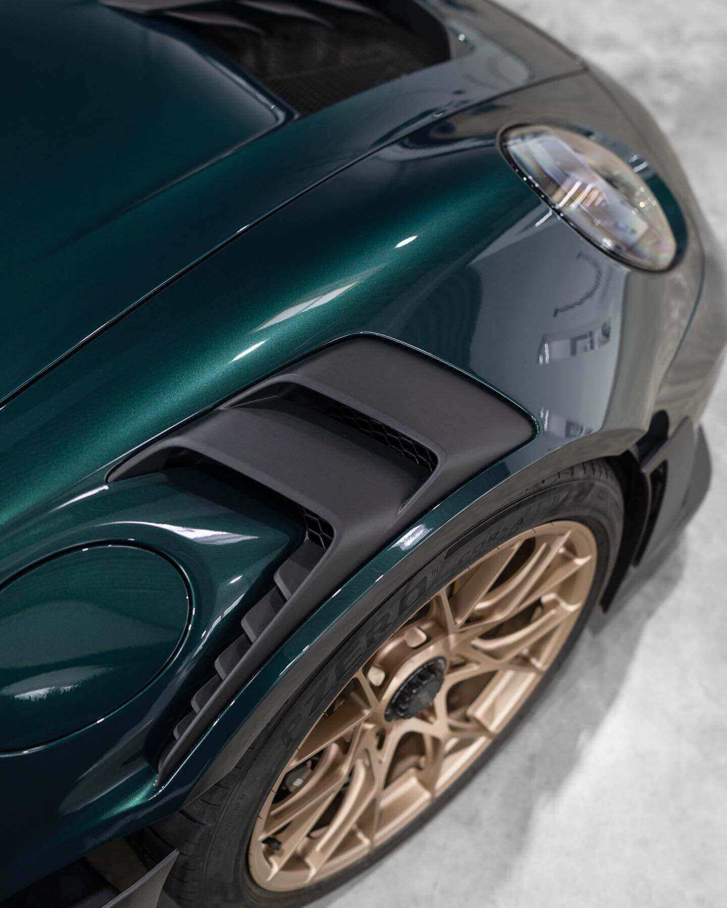 Jet Green Metallic - Porsche 911 GT3 RS (992) - carpaints.co