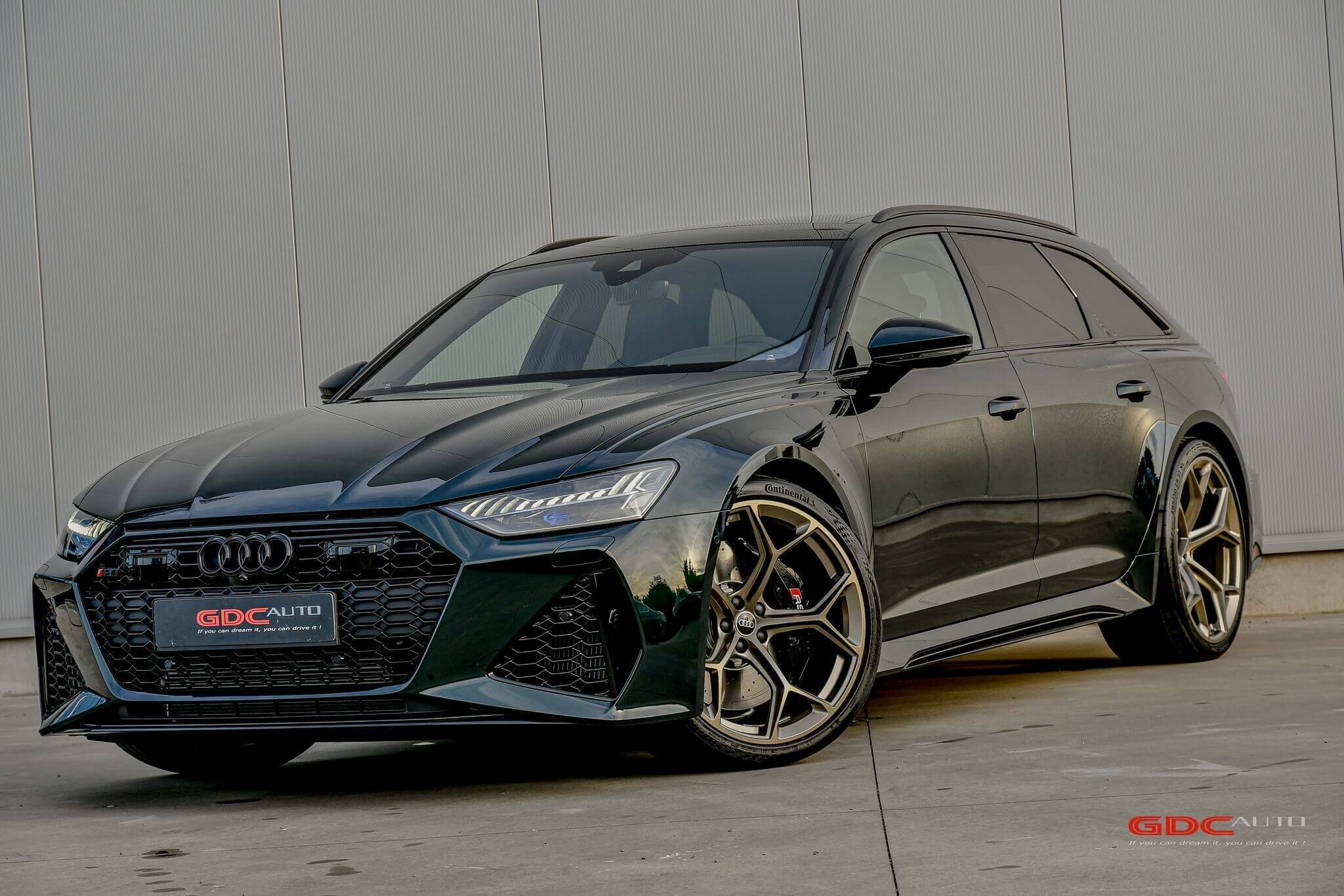Deep Green - Audi RS6 Avant (C8) - carpaints.co