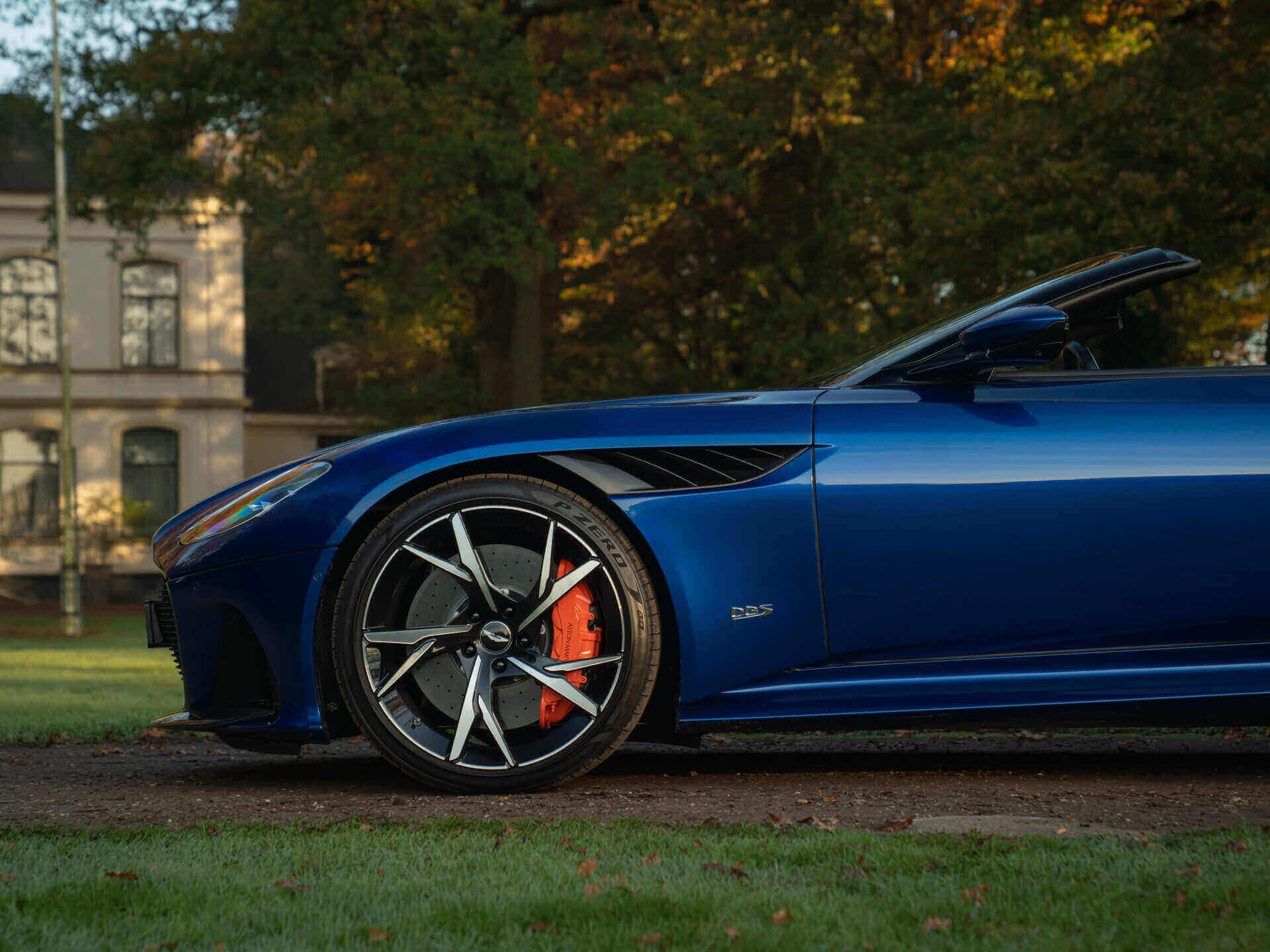 Zaffre Blue - Aston Martin DBS Volante (AM7) - carpaints.co