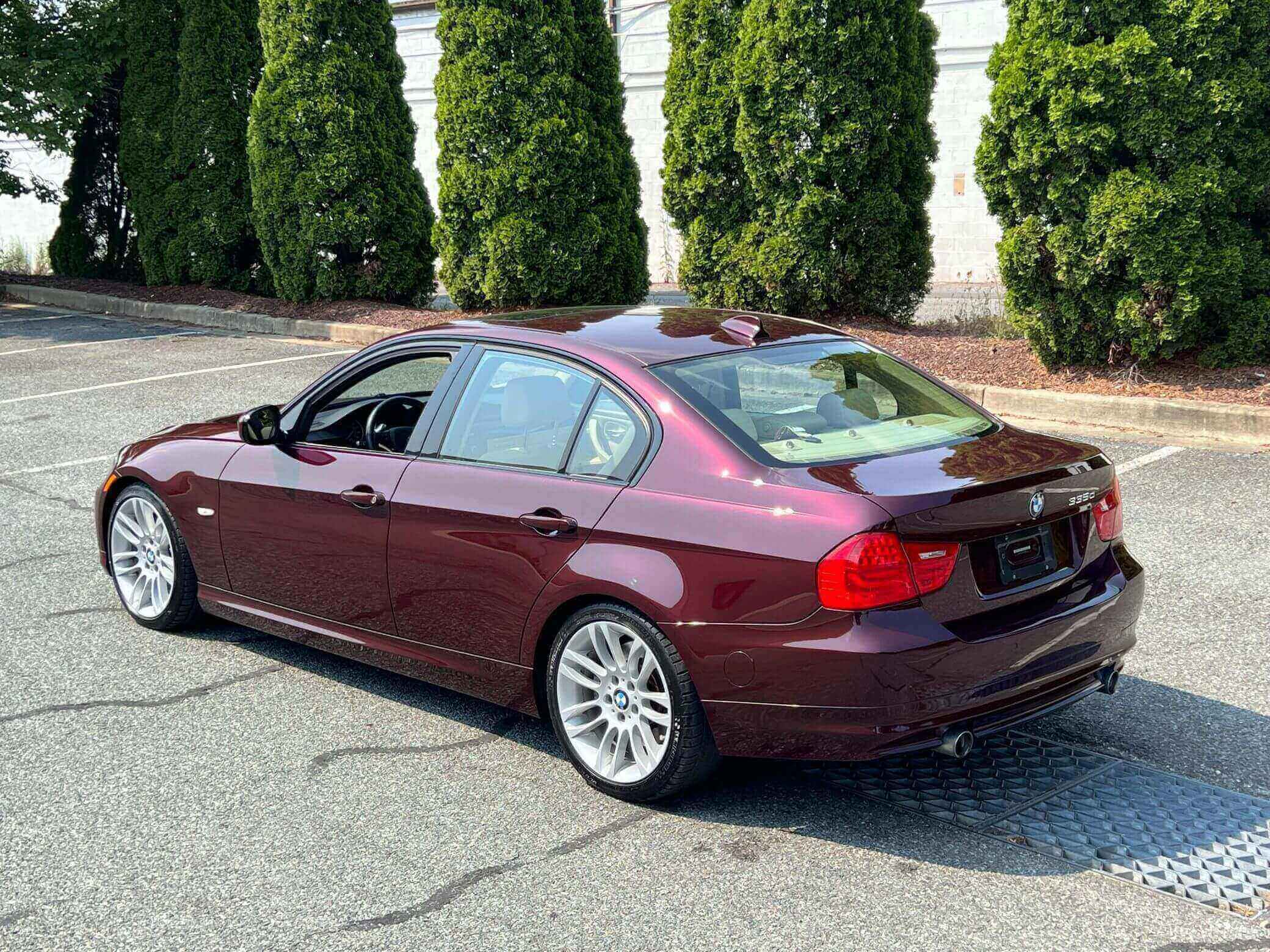 Barbera Red - BMW 3 Series (E90) - carpaints.co