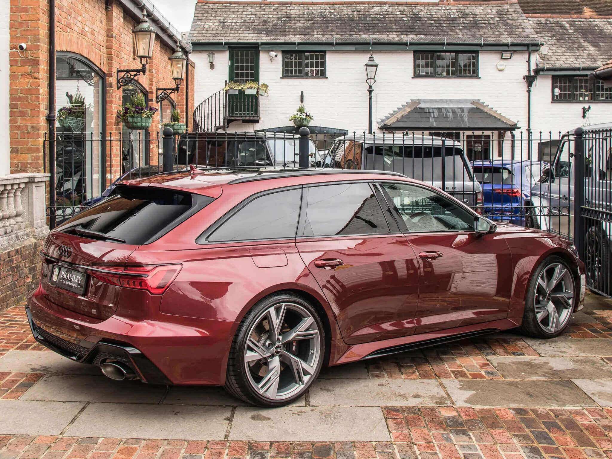 Rubino Red - Audi RS6 Avant (C8) - carpaints.co