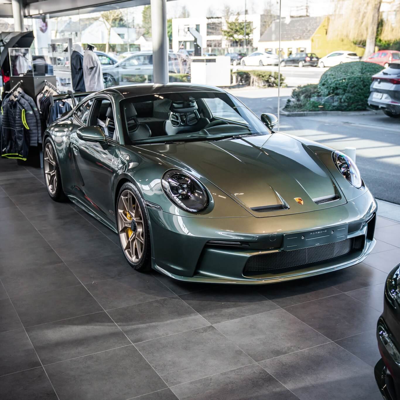 Malachite Green - Porsche 911 GT3 (992) - carpaints.co