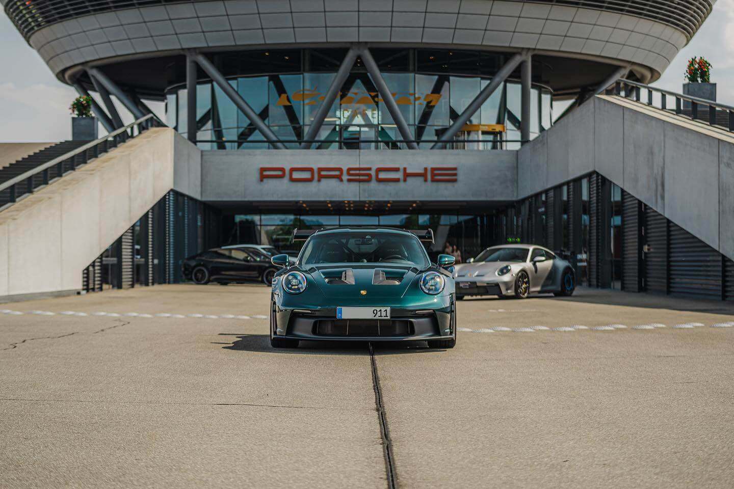 Jet Green Metallic - Porsche 911 GT3 RS (992) - carpaints.co