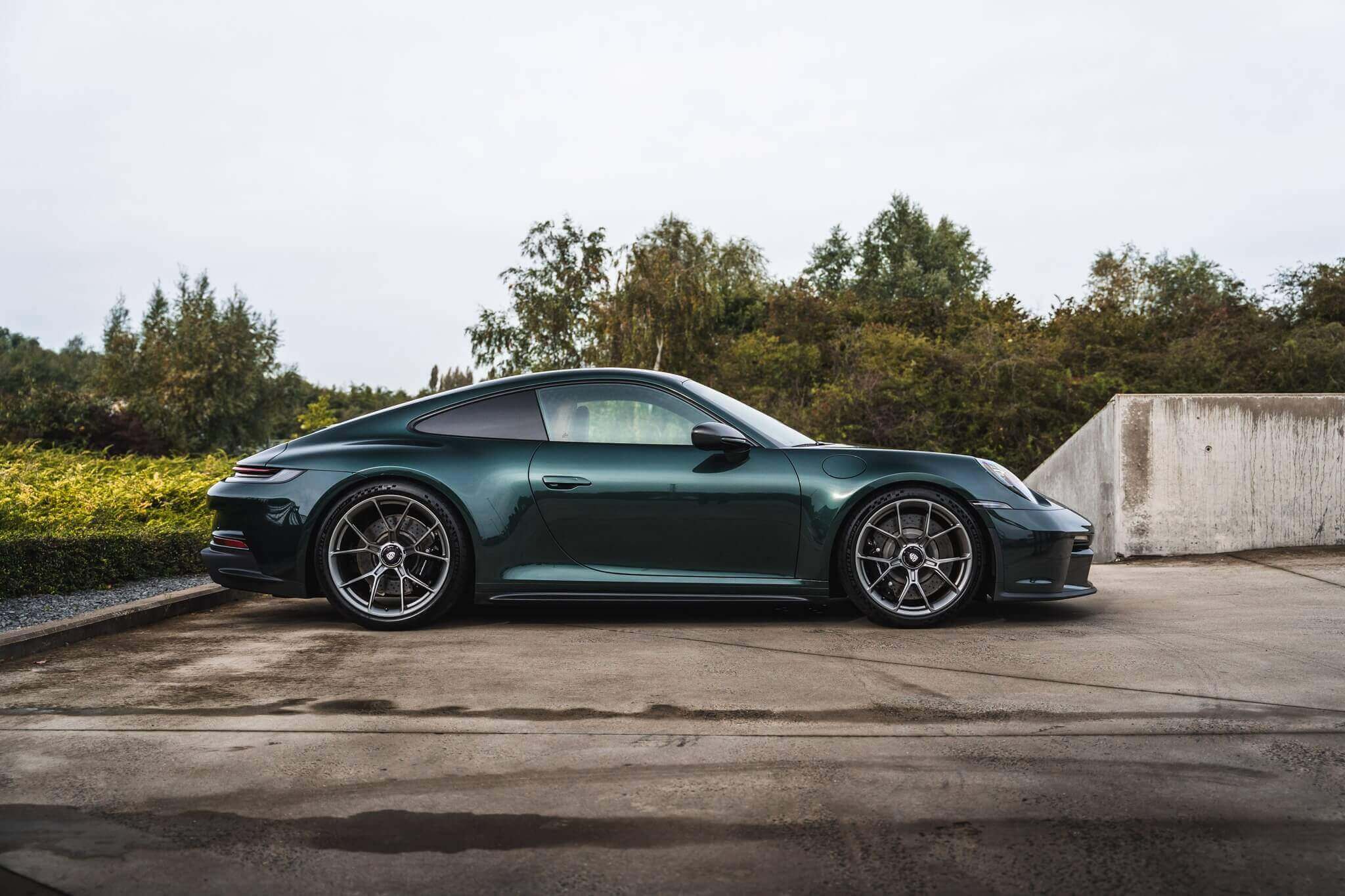 Forest Green - Porsche 911 GT3 Touring (992) - carpaints.co