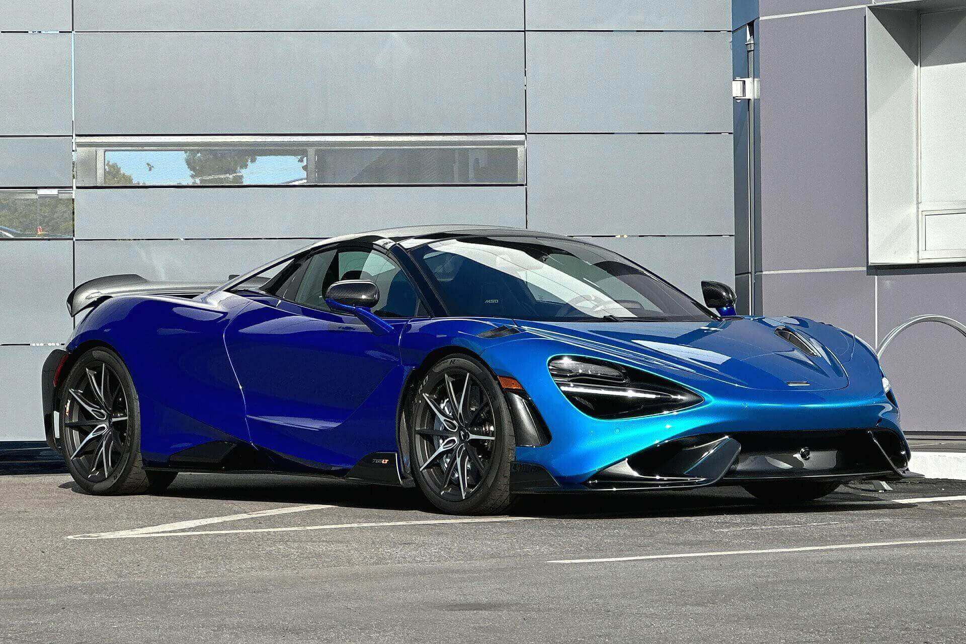 Ludus Blue / Burton Blue - McLaren 765LT Spider - carpaints.co