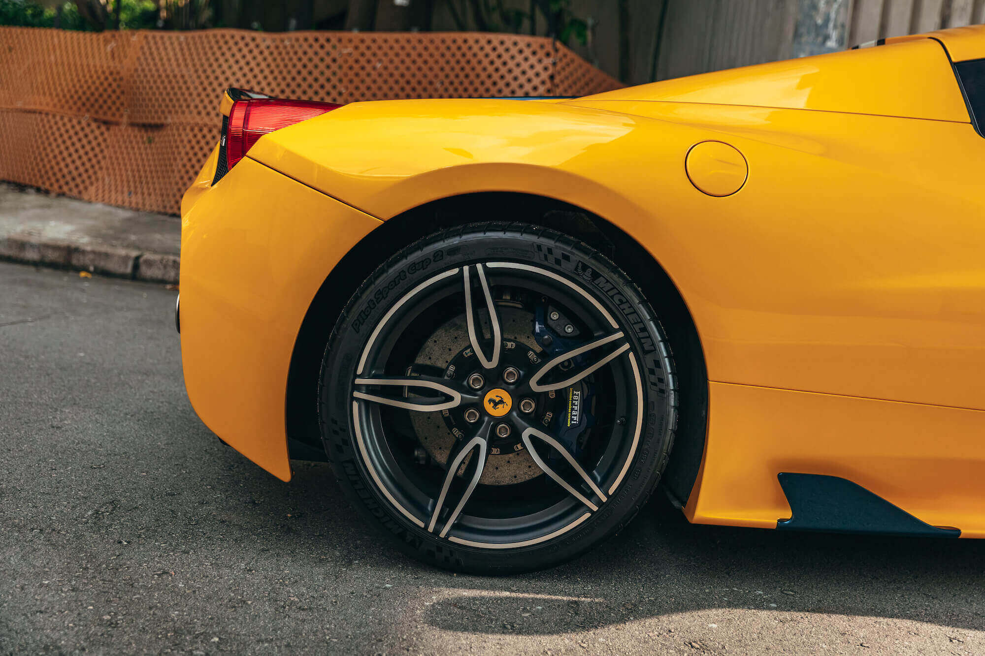 Giallo Triplo Strato - Ferrari 458 Speciale A - carpaints.co