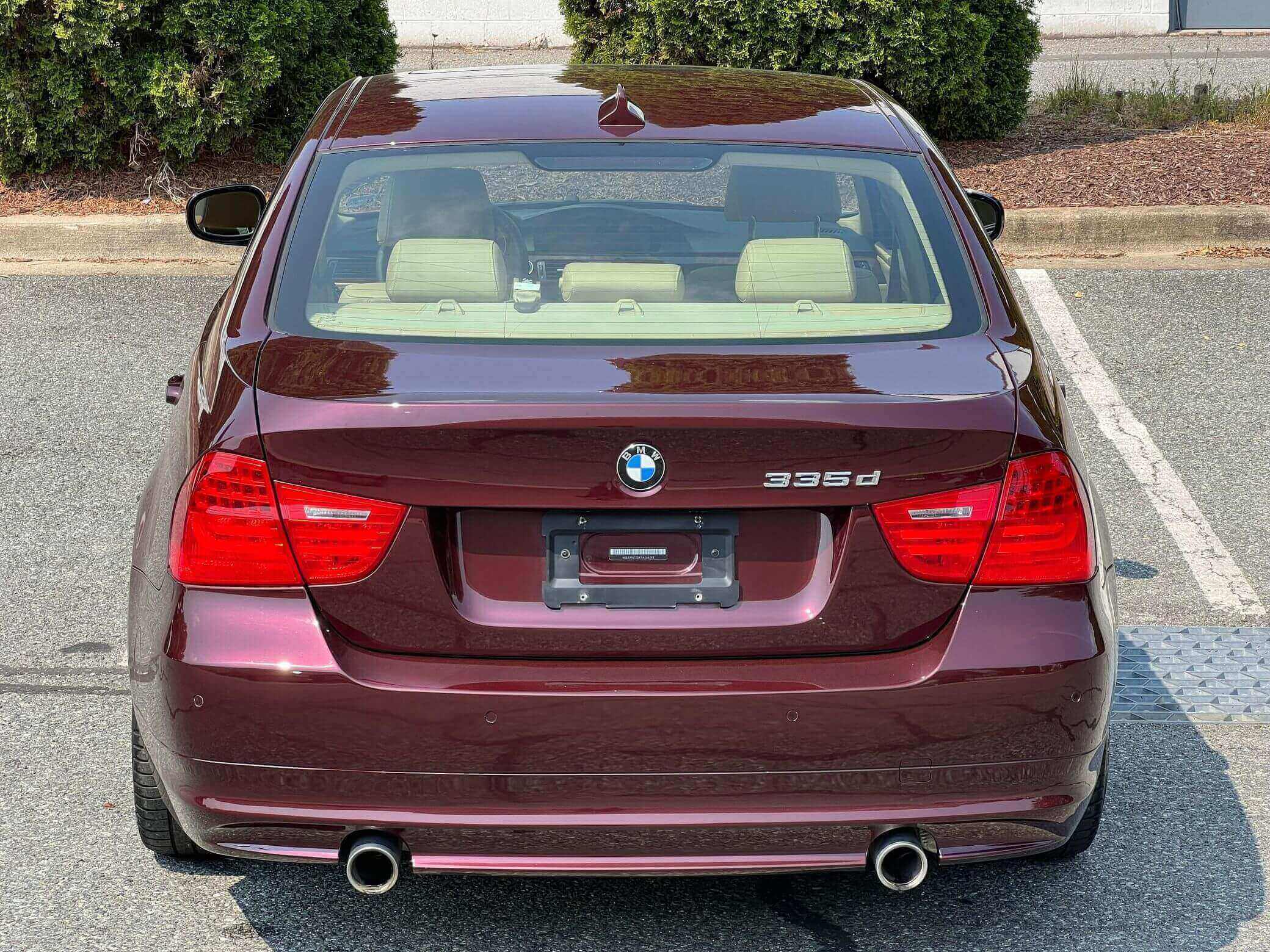 Barbera Red - BMW 3 Series (E90) - carpaints.co