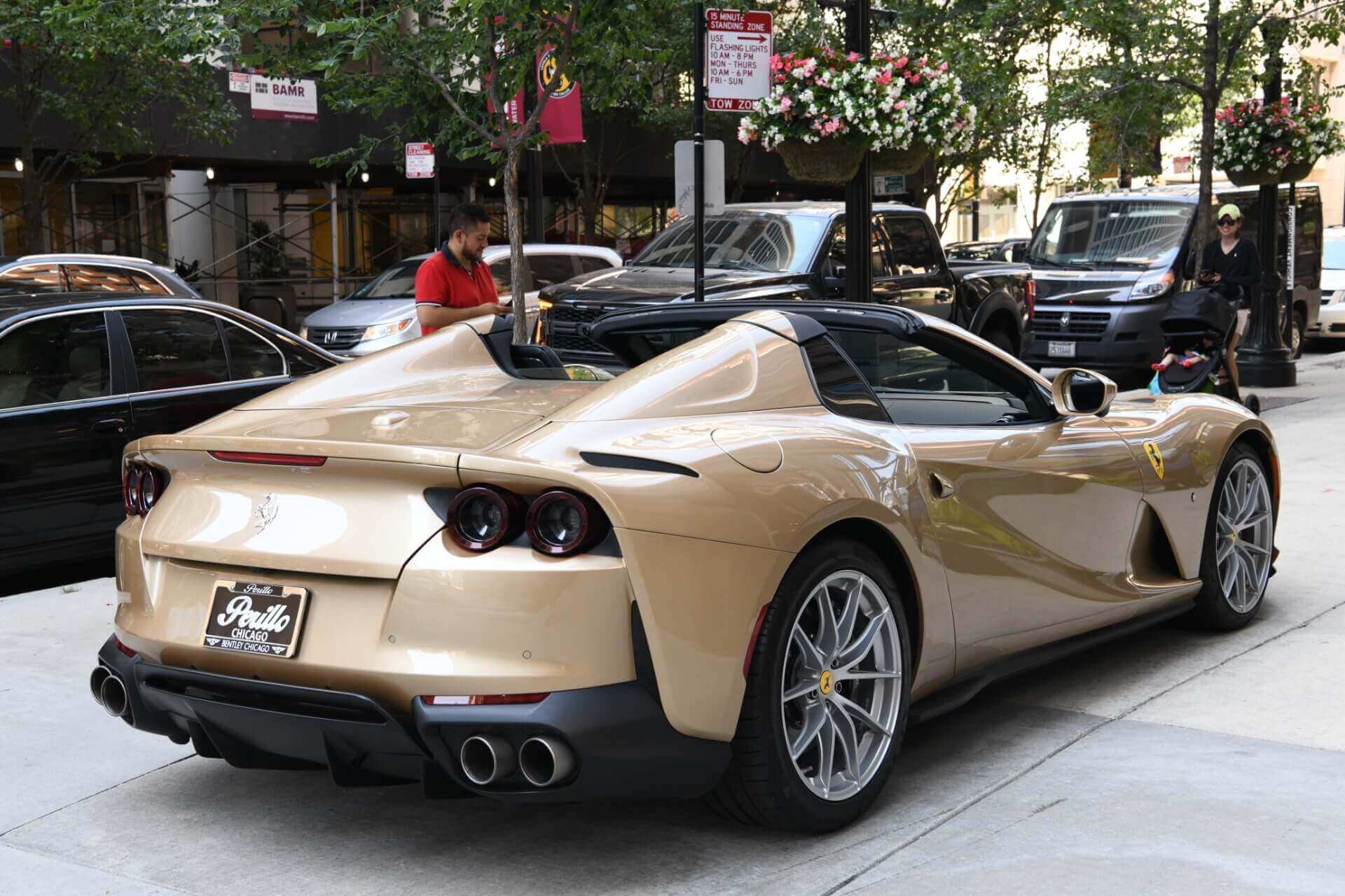 Oro Chiaro - Ferrari 812 GTS - carpaints.co