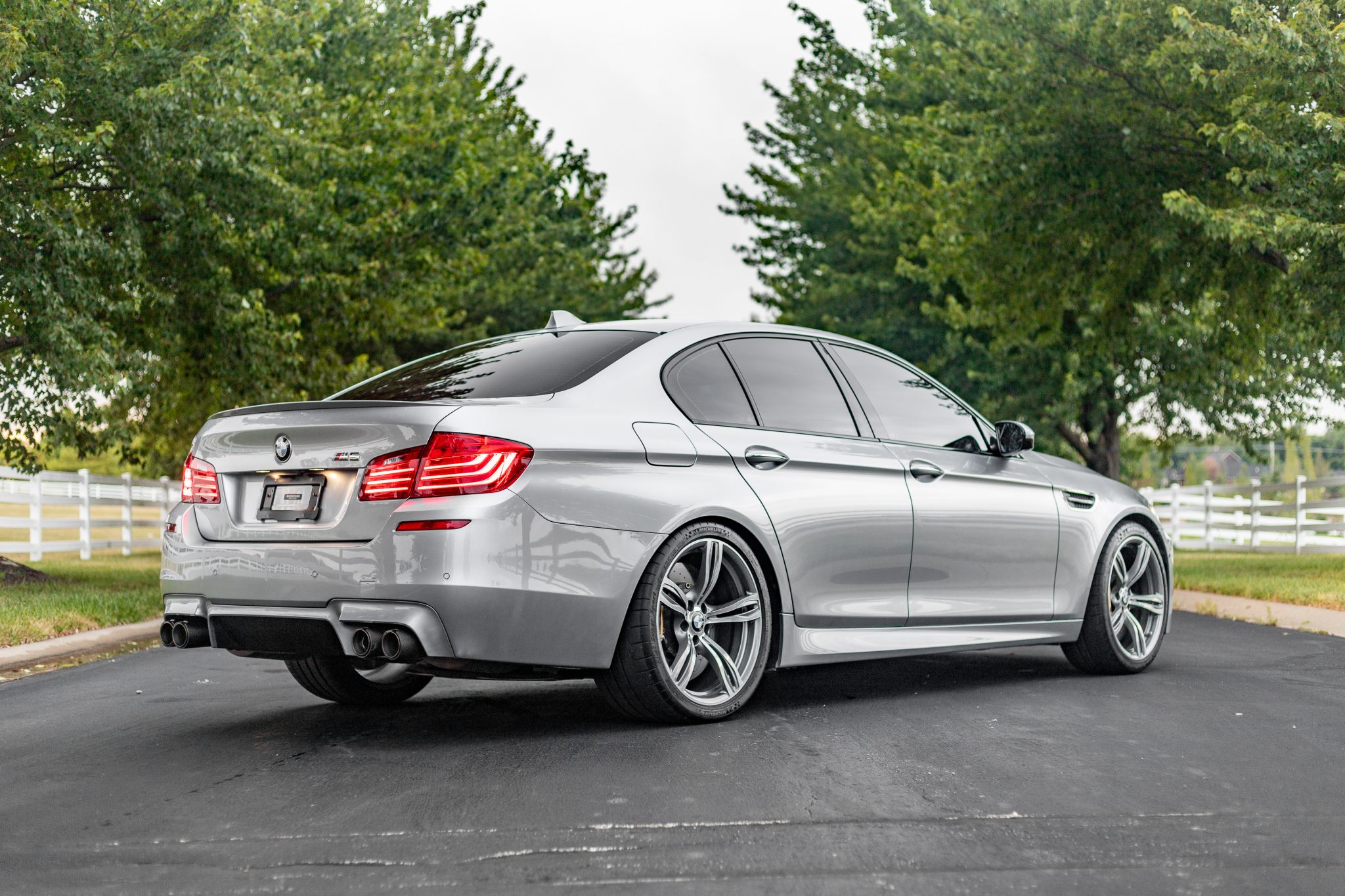 Pure Metal Silver - BMW M5 Pure Metal Silver Edition (F10) - carpaints.co