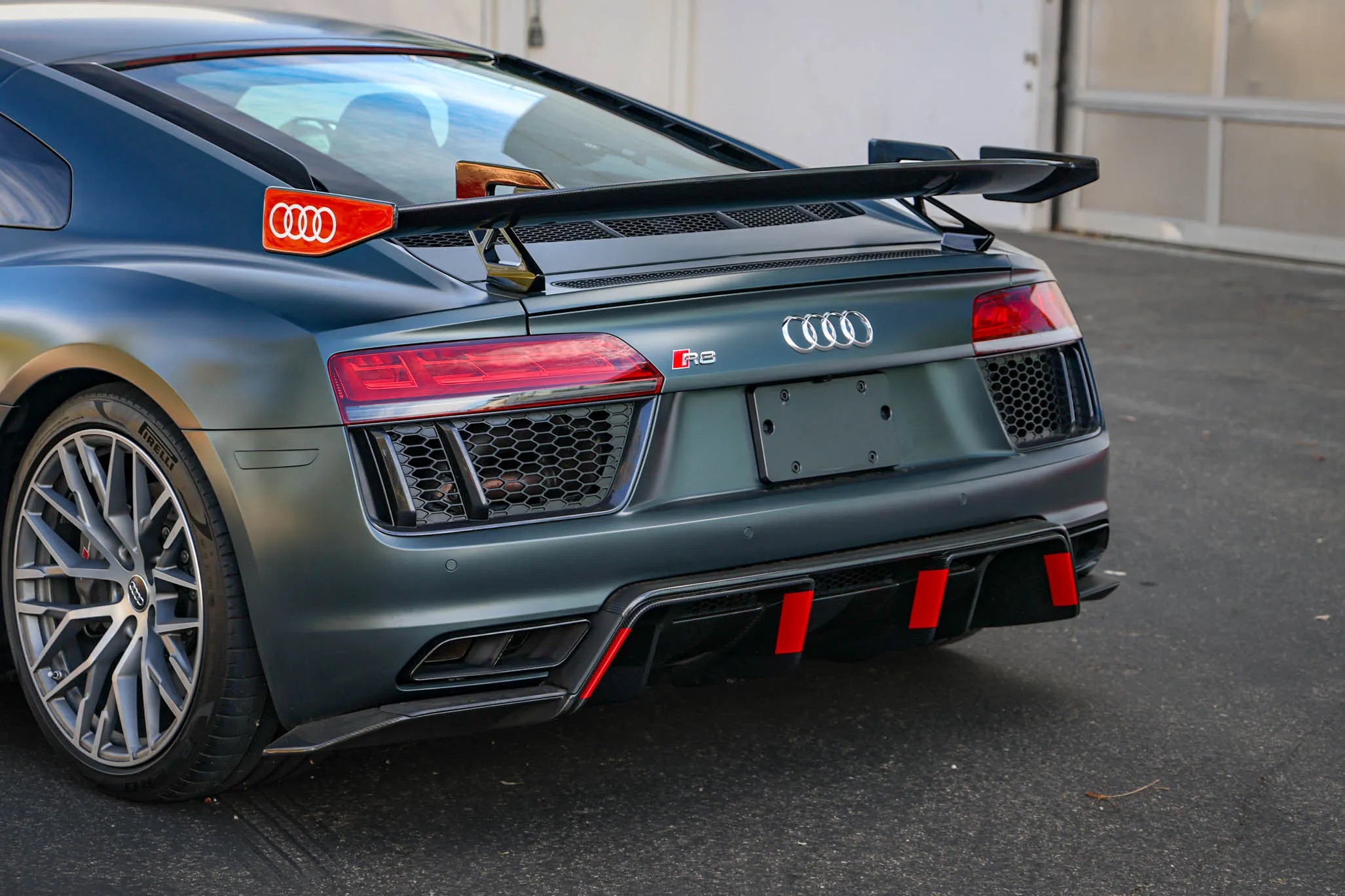 Camouflage Green Matte - Audi R8 (4S) - carpaints.co