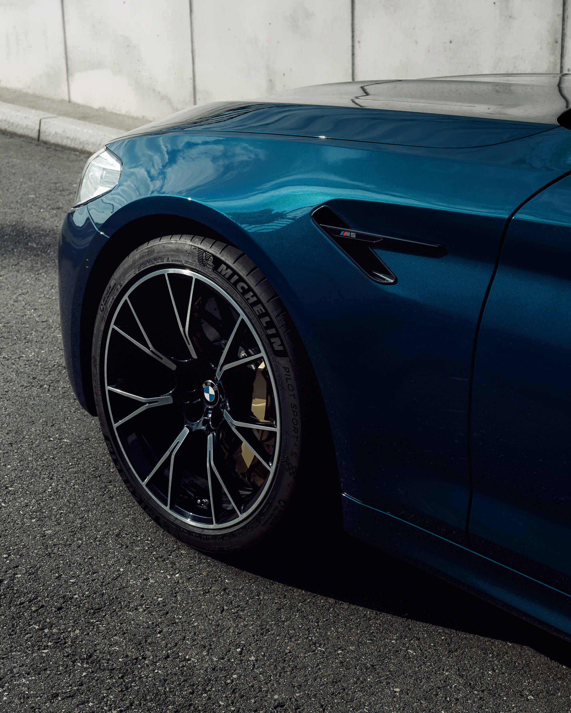 Aegean Blue - BMW M5 (F90) - carpaints.co