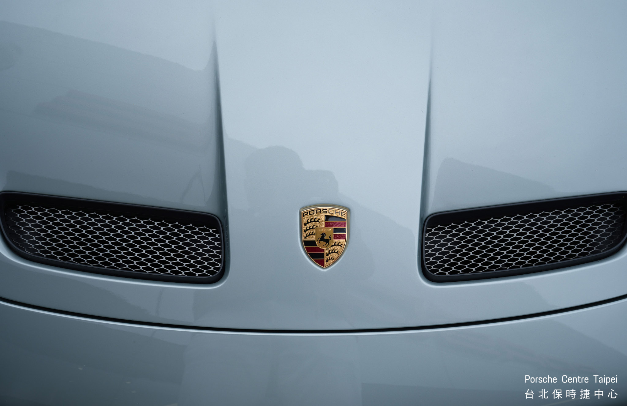 Fish Silver Grey Metallic - Porsche 911 GT3 Touring (992) - carpaints.co