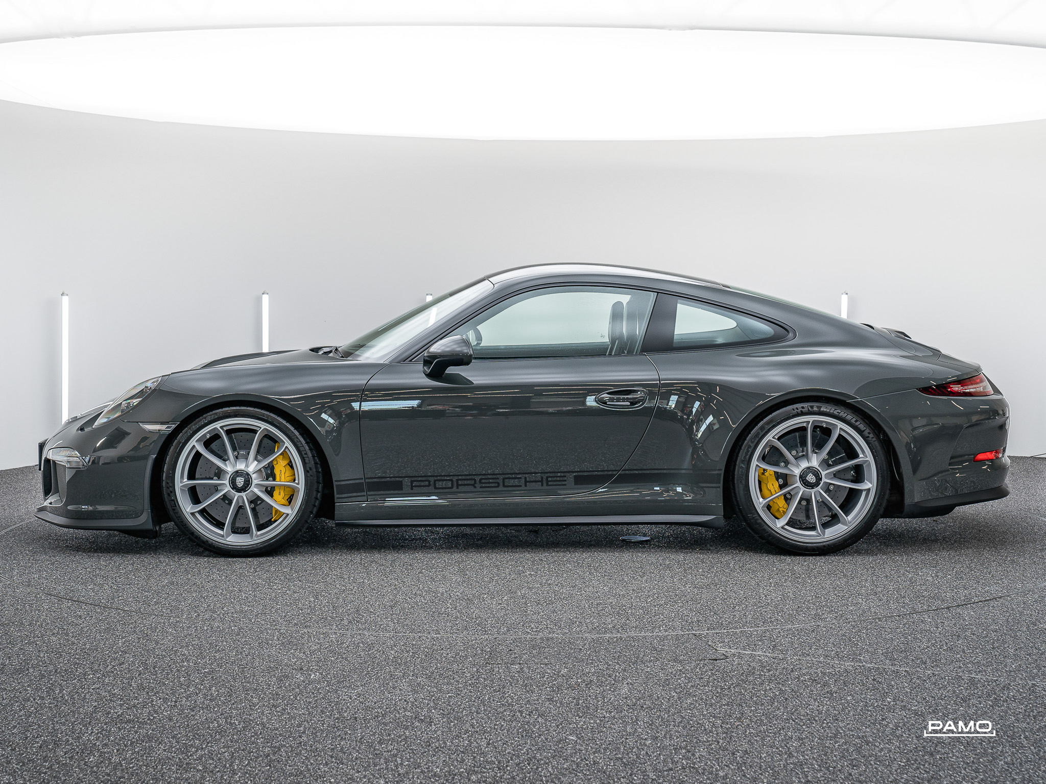 Slate Grey - Porsche 911 R (991) - carpaints.co