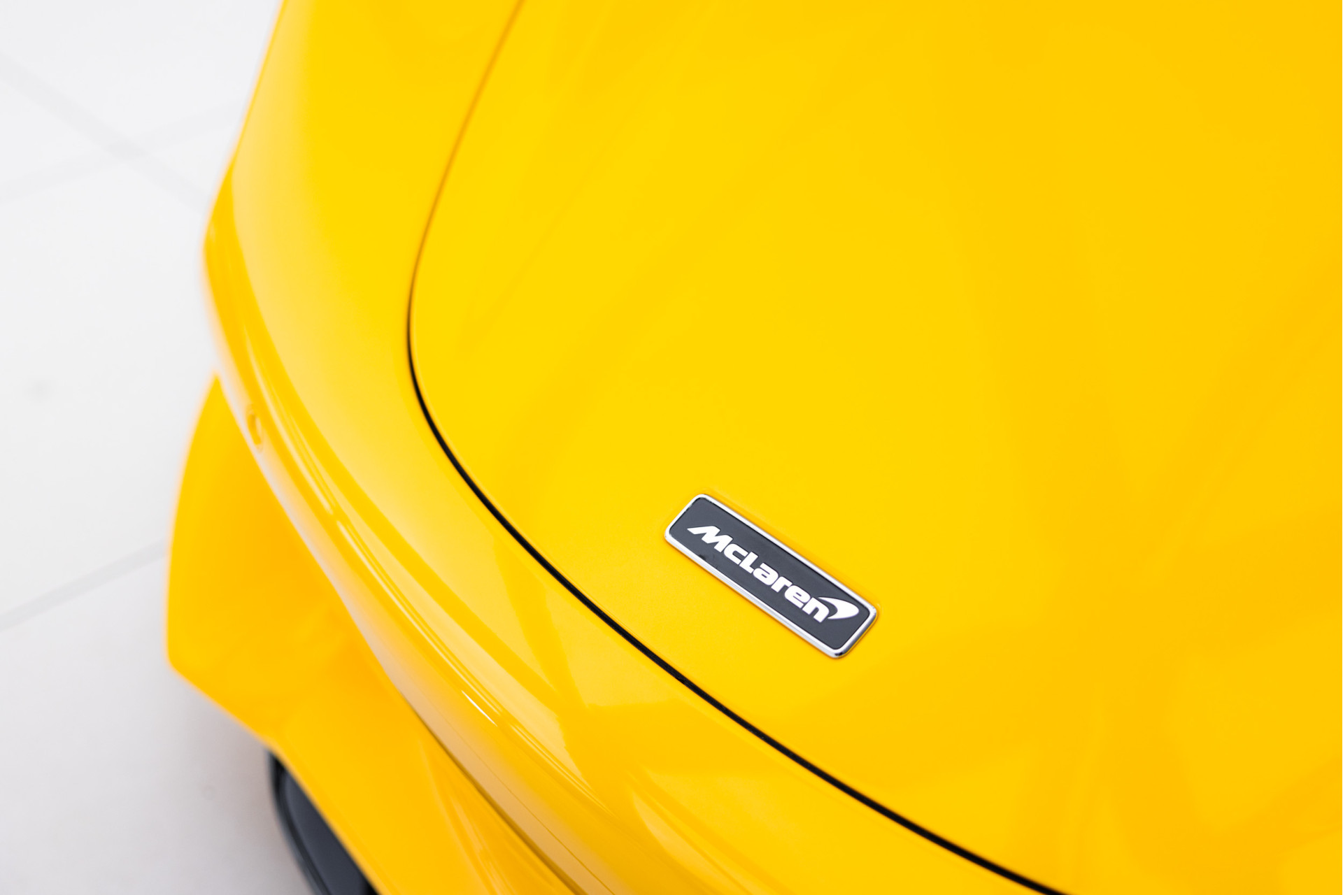 Volcano Yellow - McLaren 750S Spider - carpaints.co
