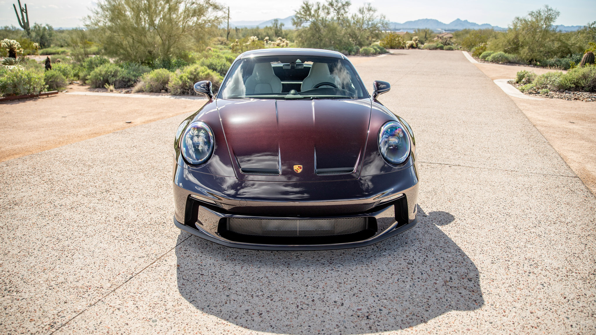 Superior Red Metallic - Porsche 911 GT3 Touring (992) - carpaints.co