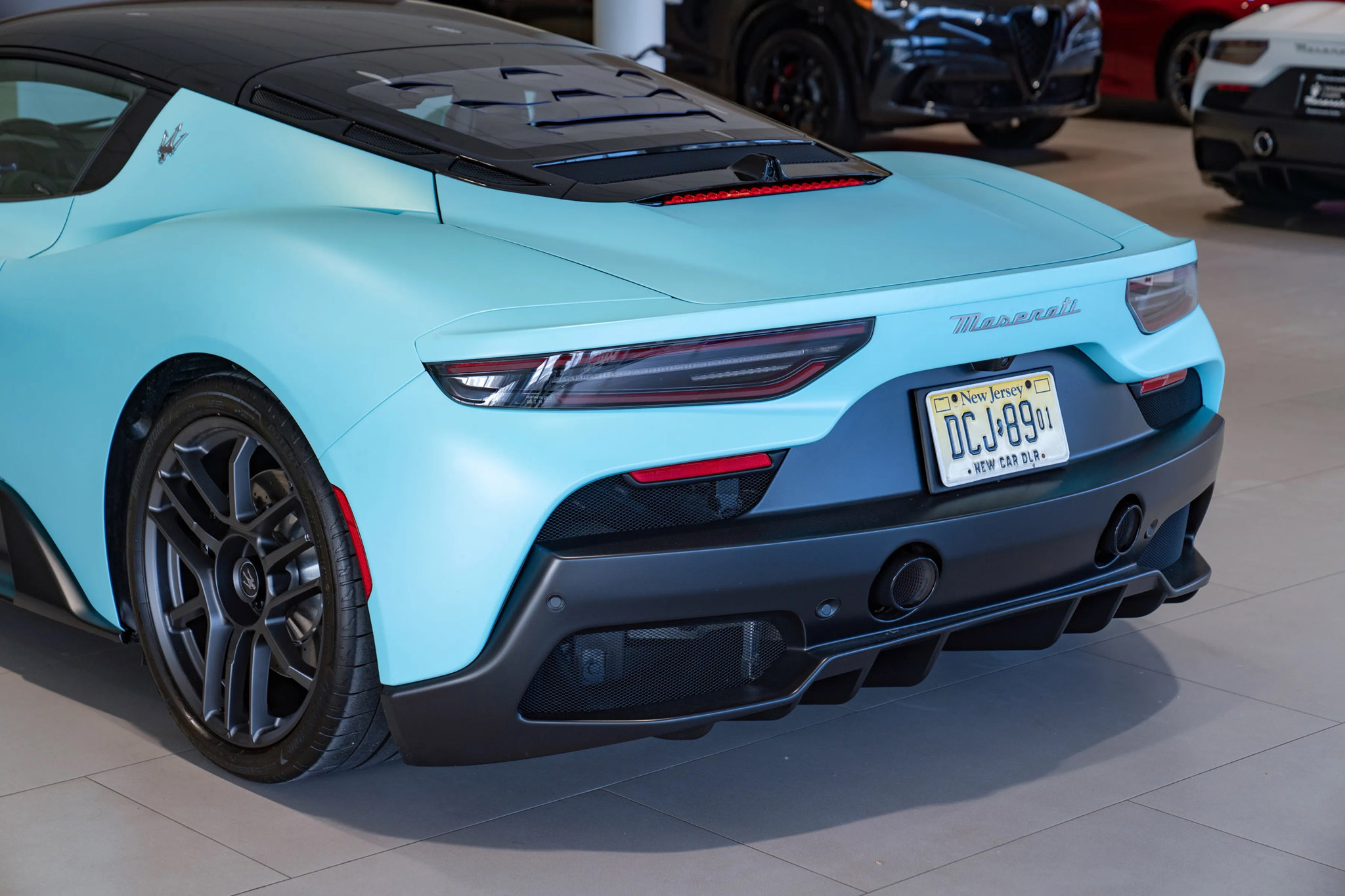 Digital Mint / Nero Enigma - Maserati MC20 - carpaints.co