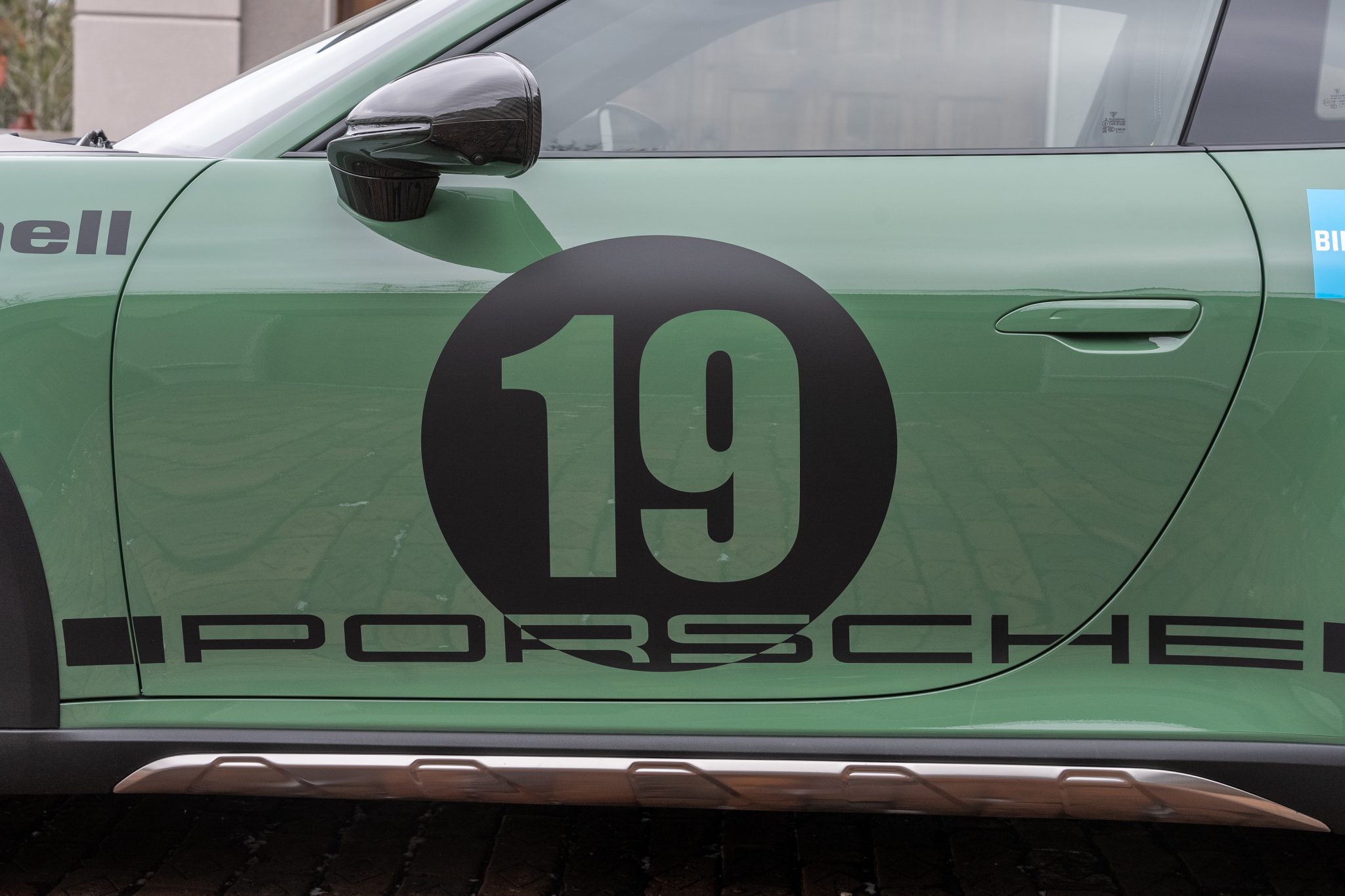 Auratium Green - Porsche 911 Dakar (992) - carpaints.co