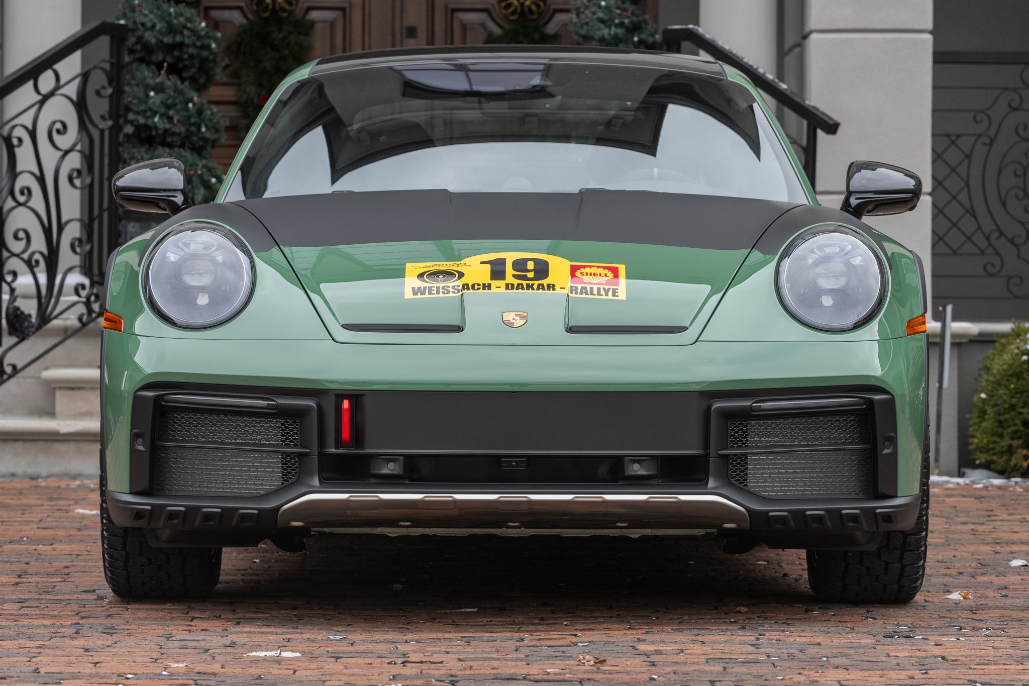 Auratium Green - Porsche 911 Dakar (992) - carpaints.co