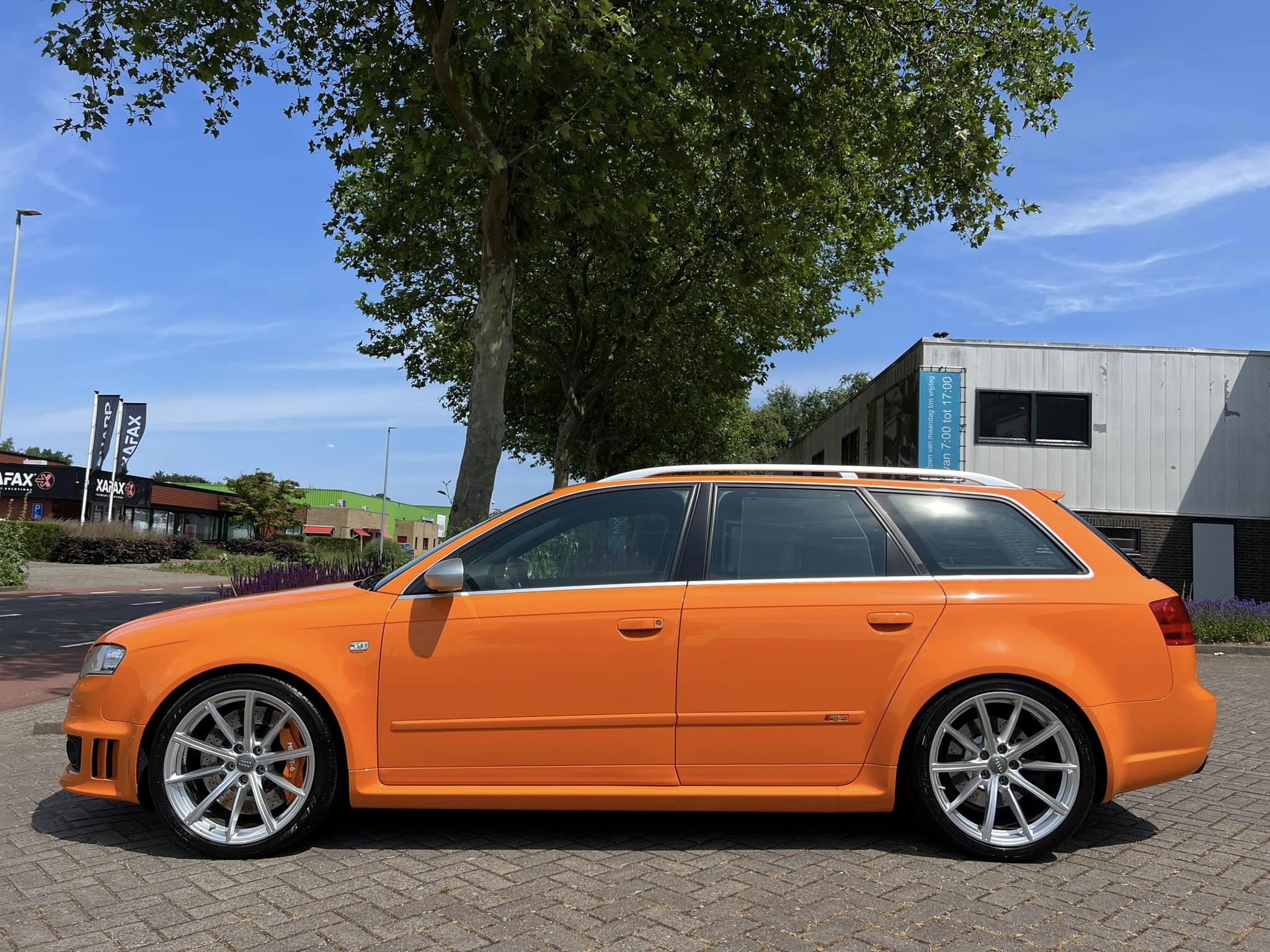 Glut Orange - Audi RS4 Avant (B7) - carpaints.co