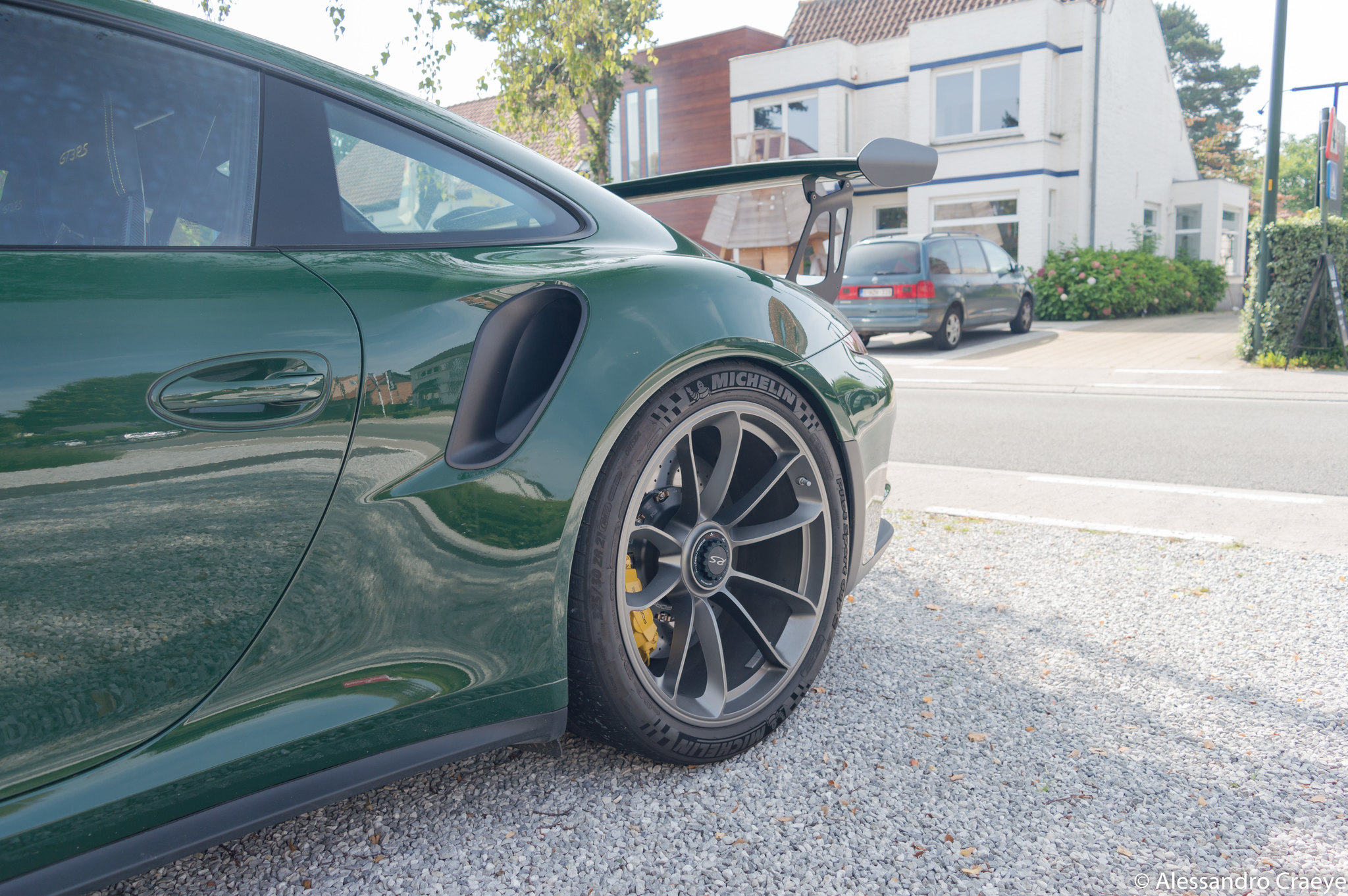 British Racing Green - Porsche 911 GT3 RS (991.1) - carpaints.co