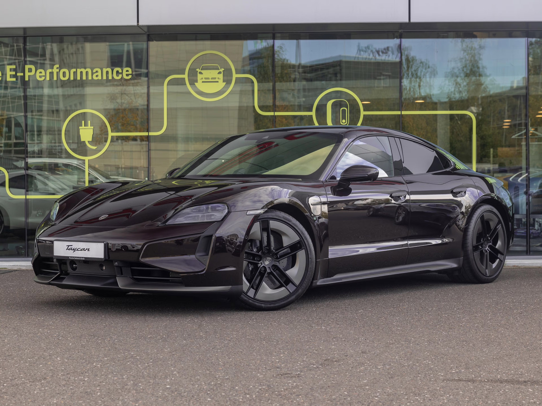 Superior Red Metallic - Porsche Taycan - carpaints.co