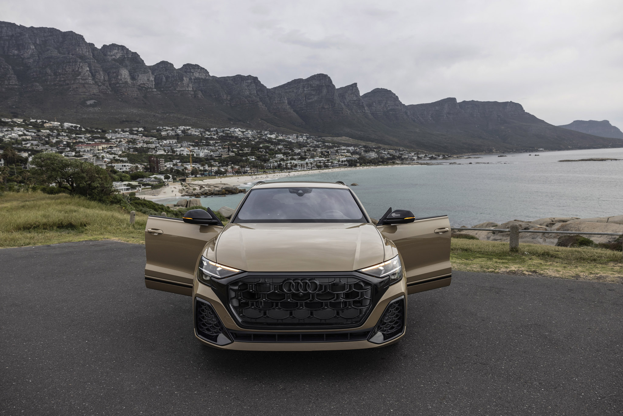 Sakhir Gold - Audi Q8 - carpaints.co