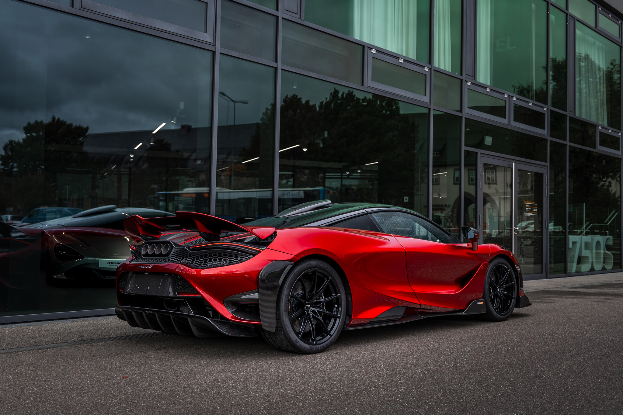 Volcano Red - McLaren 765LT - carpaints.co