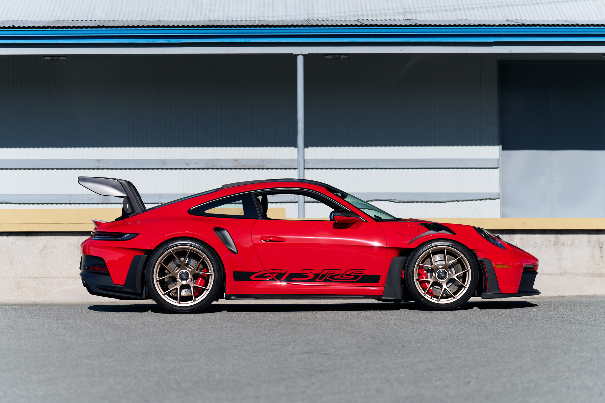 Guards Red - Porsche 911 GT3 RS (992) - carpaints.co
