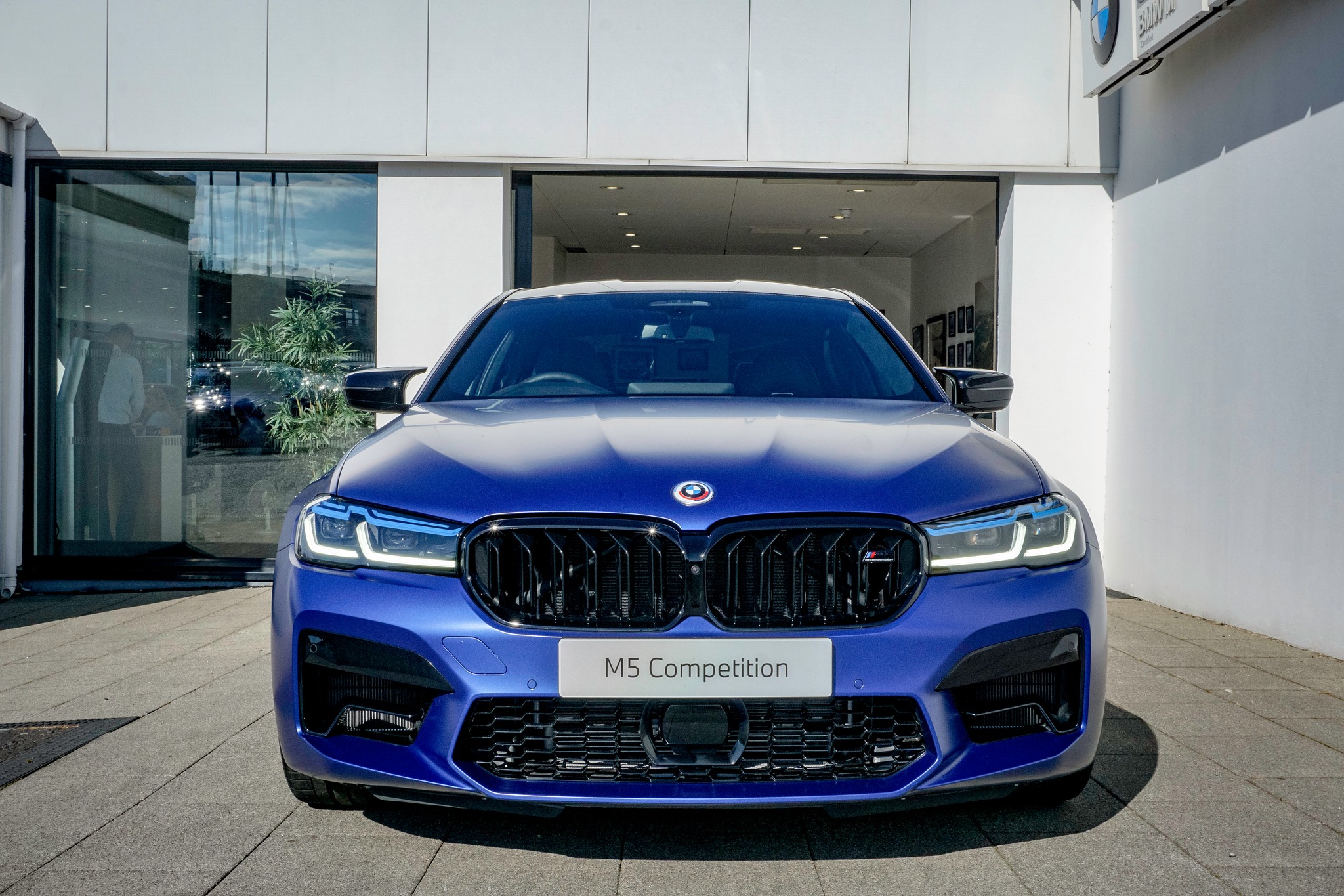 Frozen Portimao Blue - BMW M5 (F90) - carpaints.co