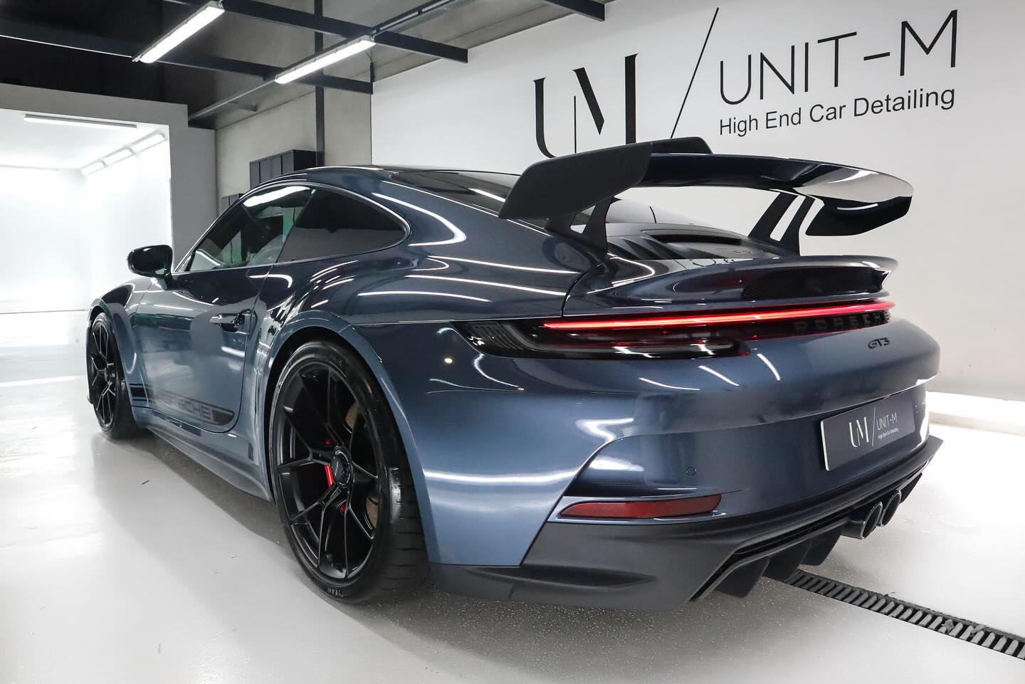 Yachting Blue Metallic - Porsche 911 GT3 (992) - carpaints.co