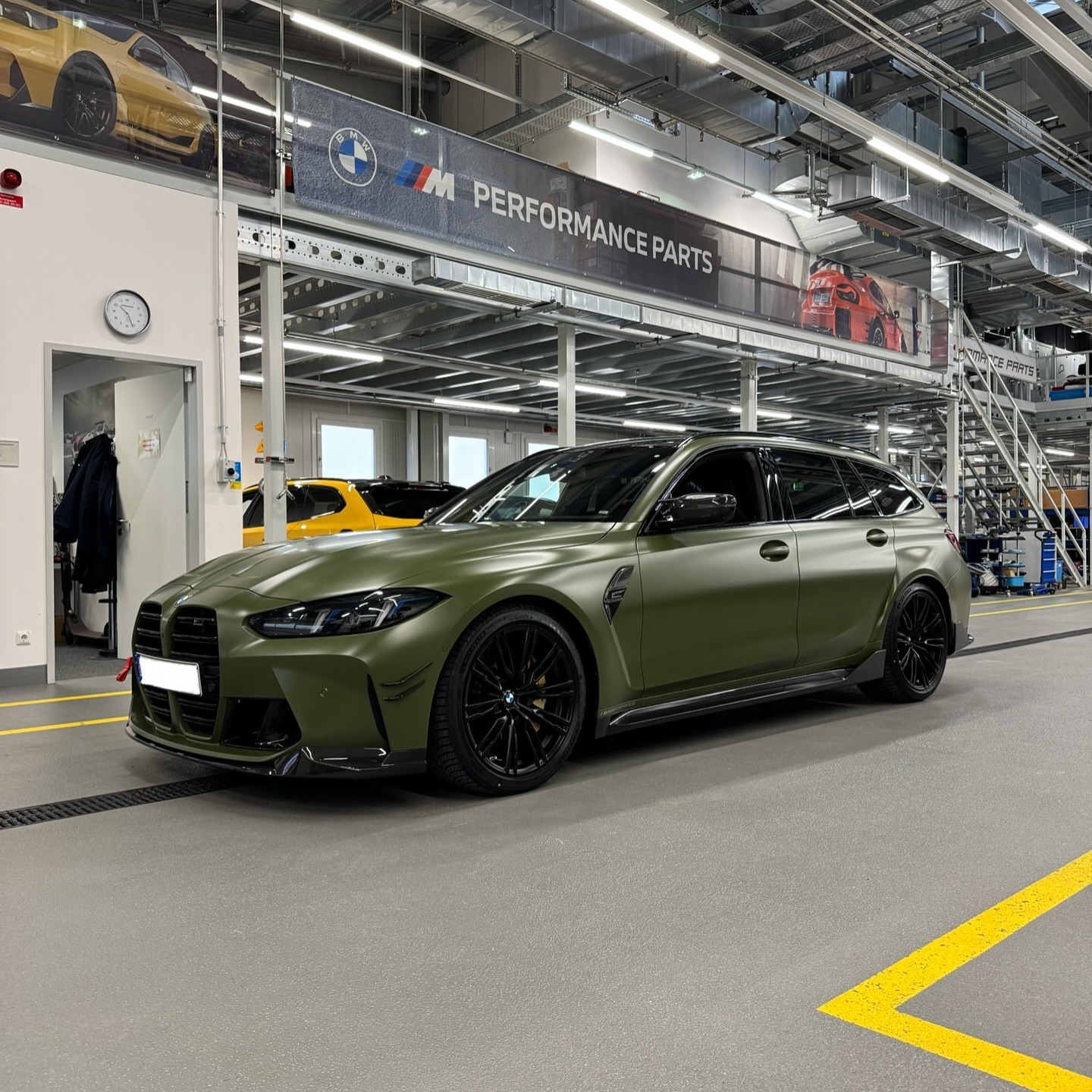 Frozen Urban Green - BMW M3 Touring (G81) - carpaints.co