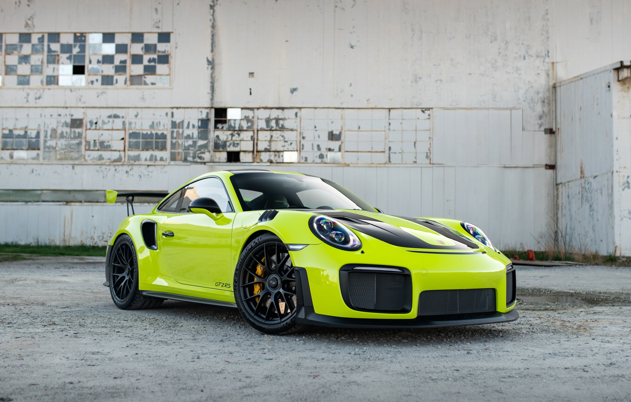 Acid Green - Porsche 911 GT2 RS (991) - carpaints.co