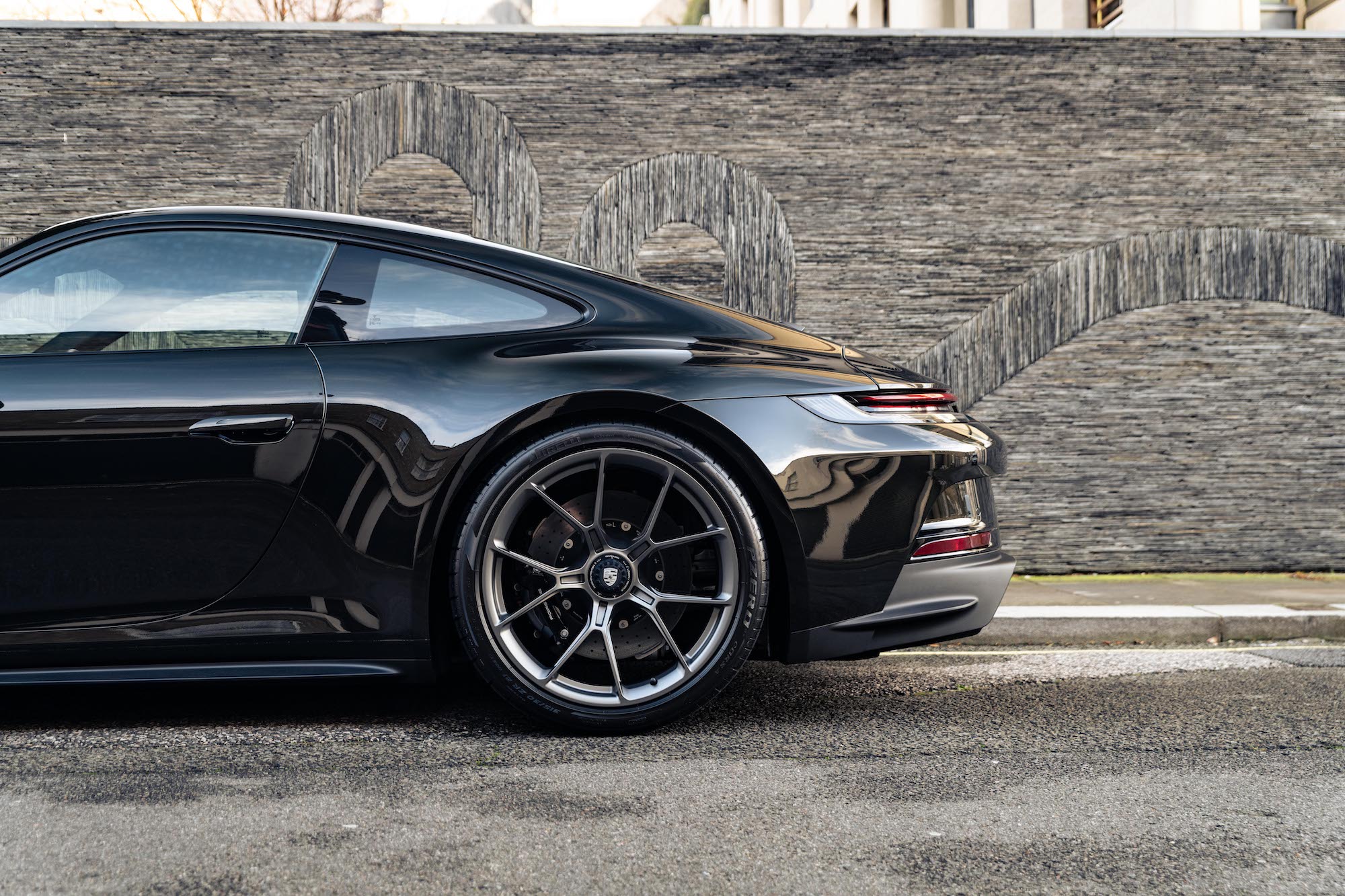 Dark Olive Metallic - Porsche 911 GT3 Touring (992) - carpaints.co