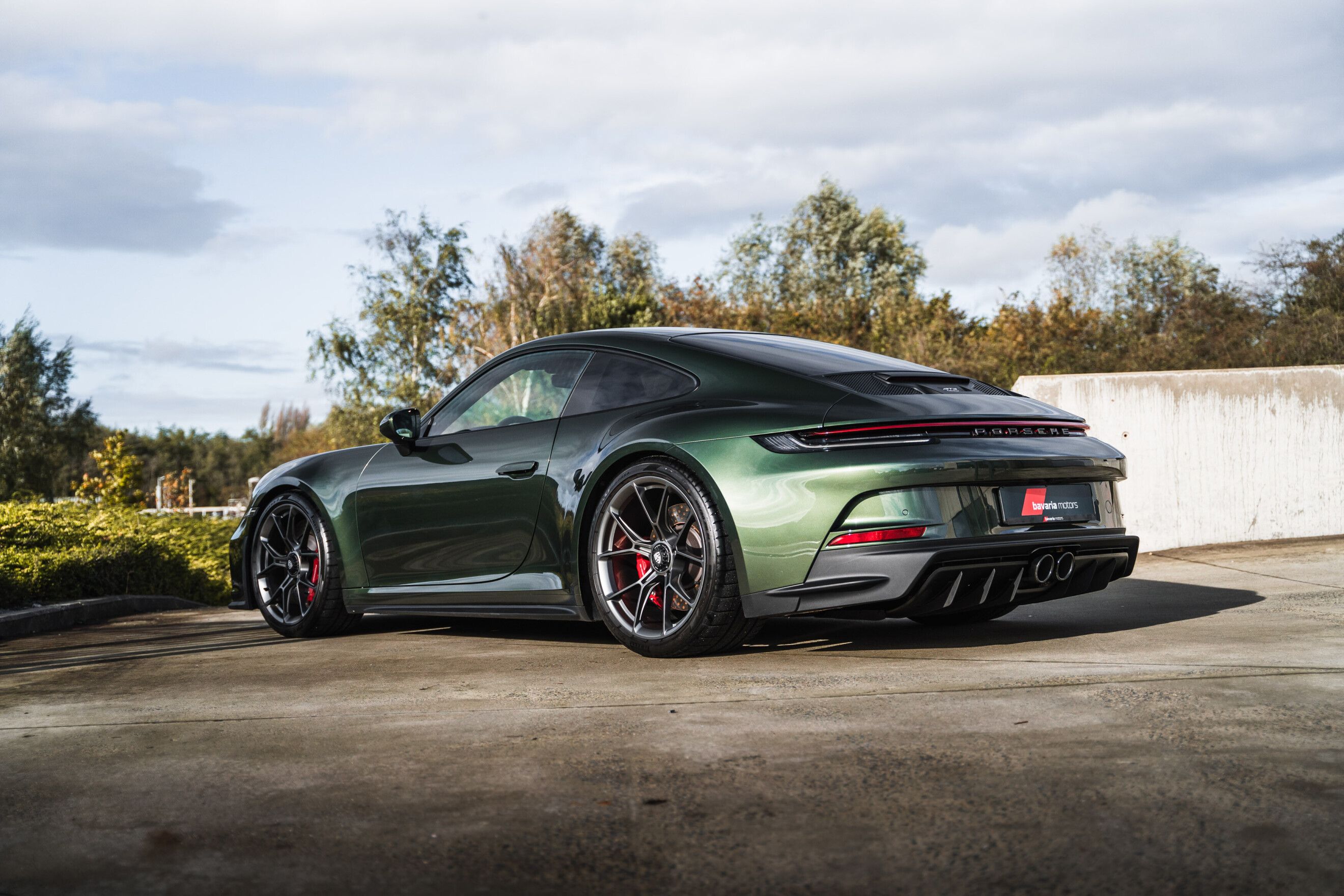 Oak Green - Porsche 911 GT3 Touring (992) - carpaints.co