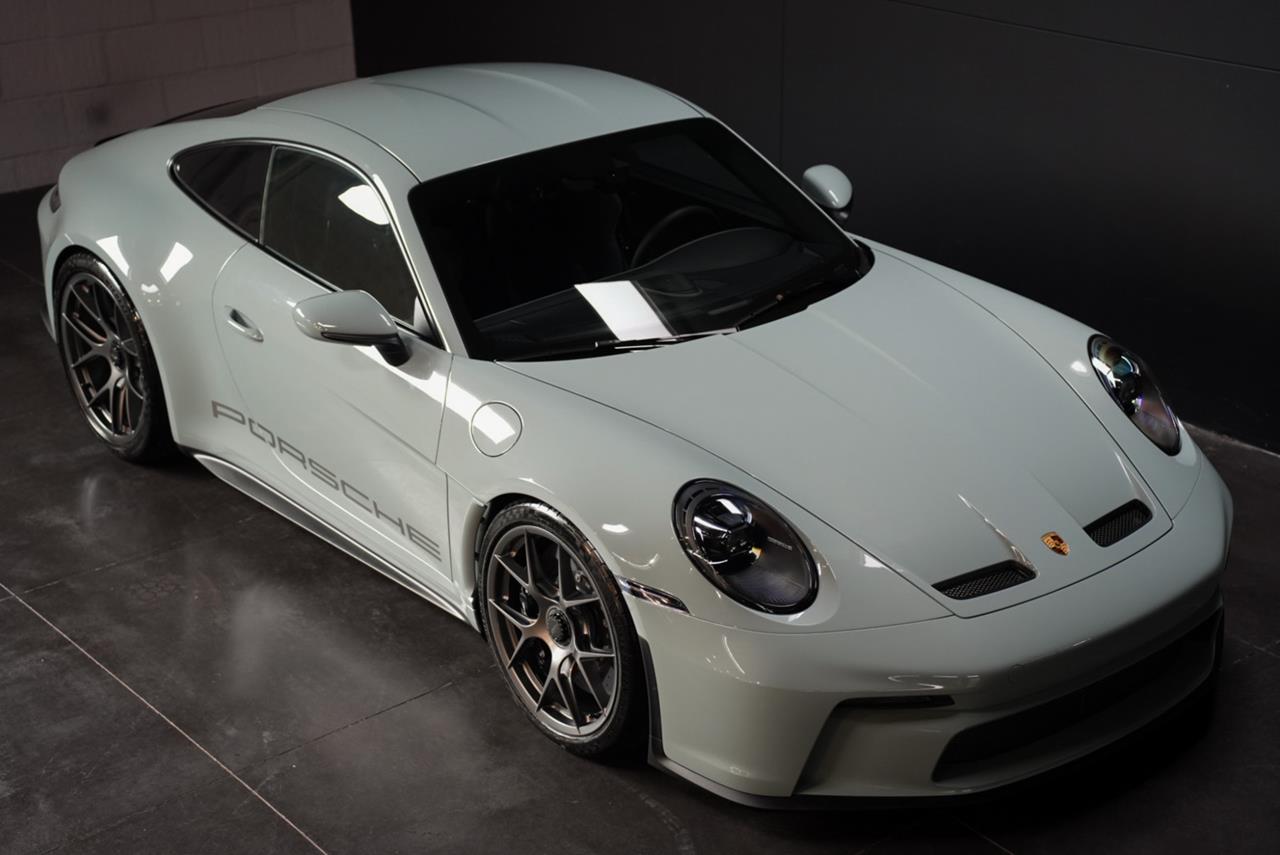 Shade Green Metallic - Porsche 911 S/T (992) - carpaints.co