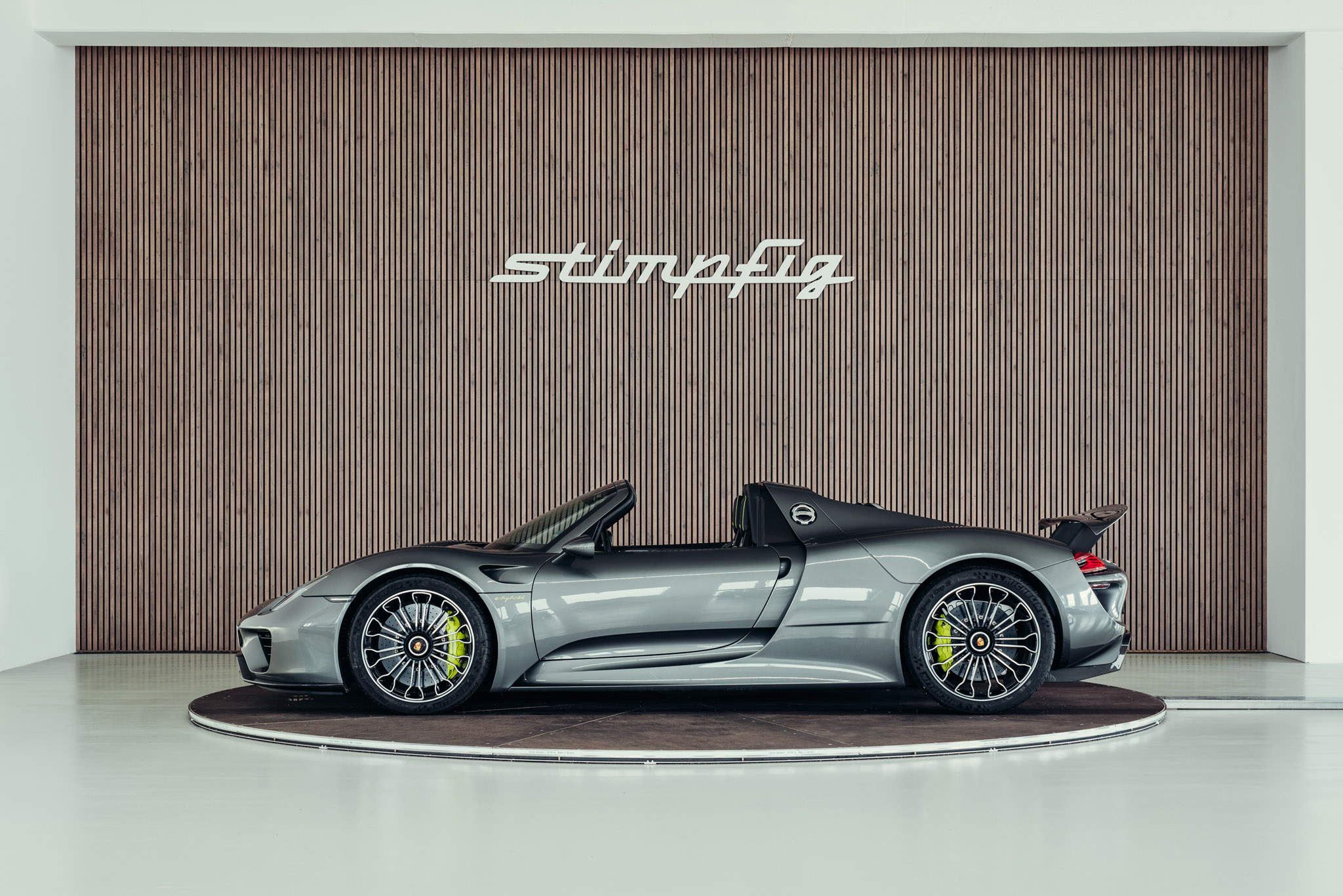 Meteor Grey Metallic - Porsche 918 Spyder - carpaints.co