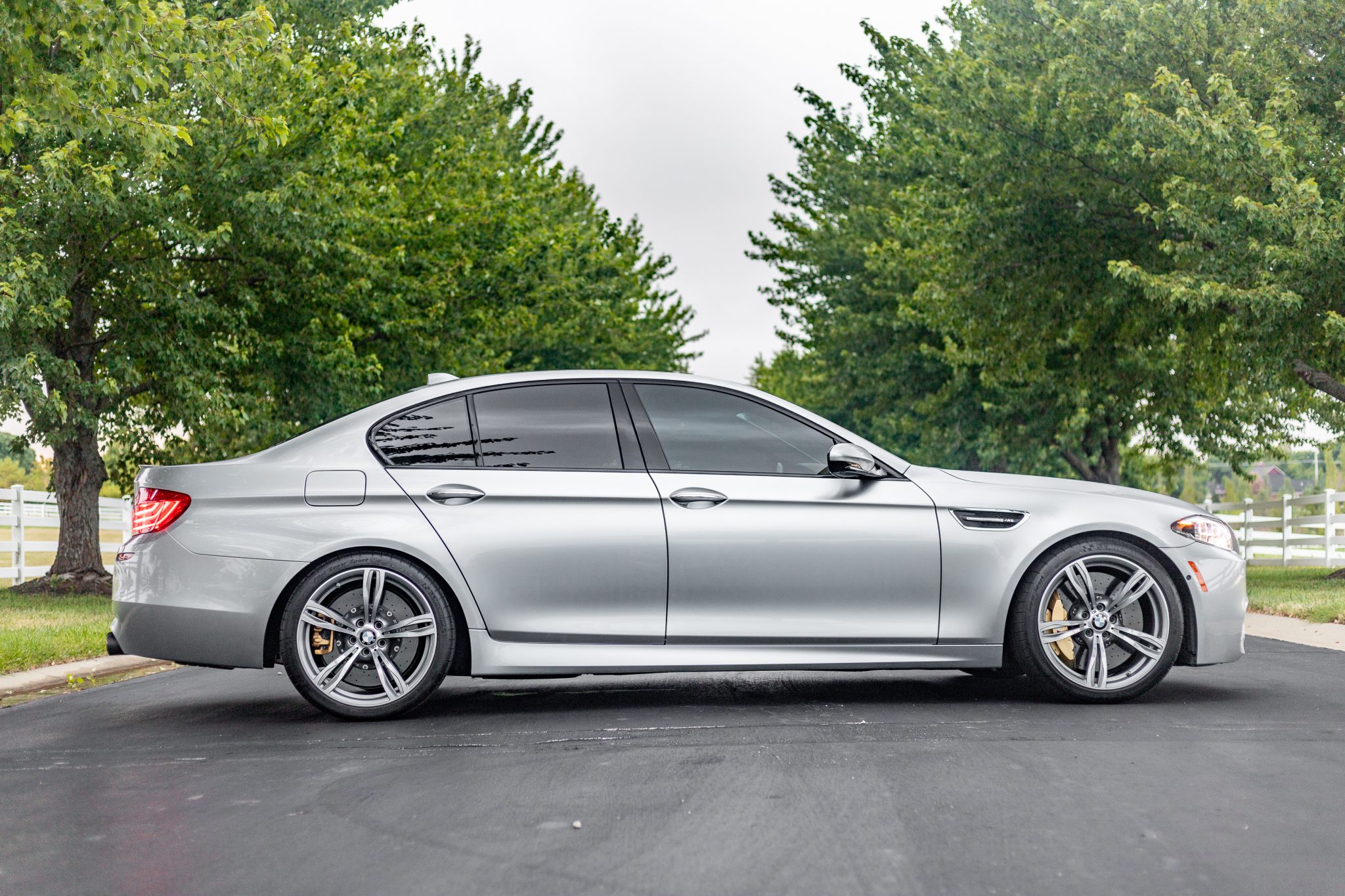 Pure Metal Silver - BMW M5 Pure Metal Silver Edition (F10) - carpaints.co