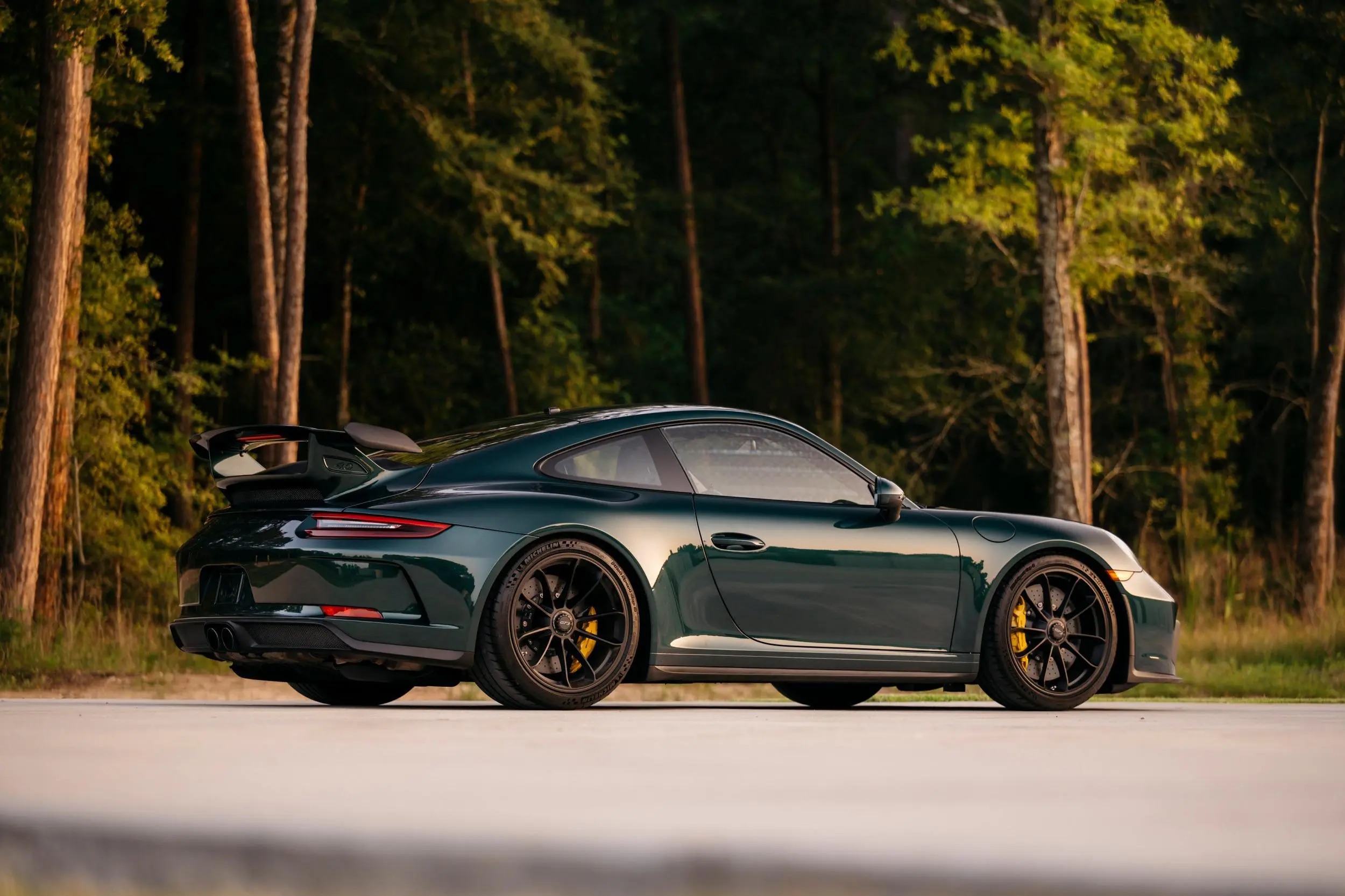 Jet Green Metallic - Porsche 911 GT3 (991.2) - carpaints.co