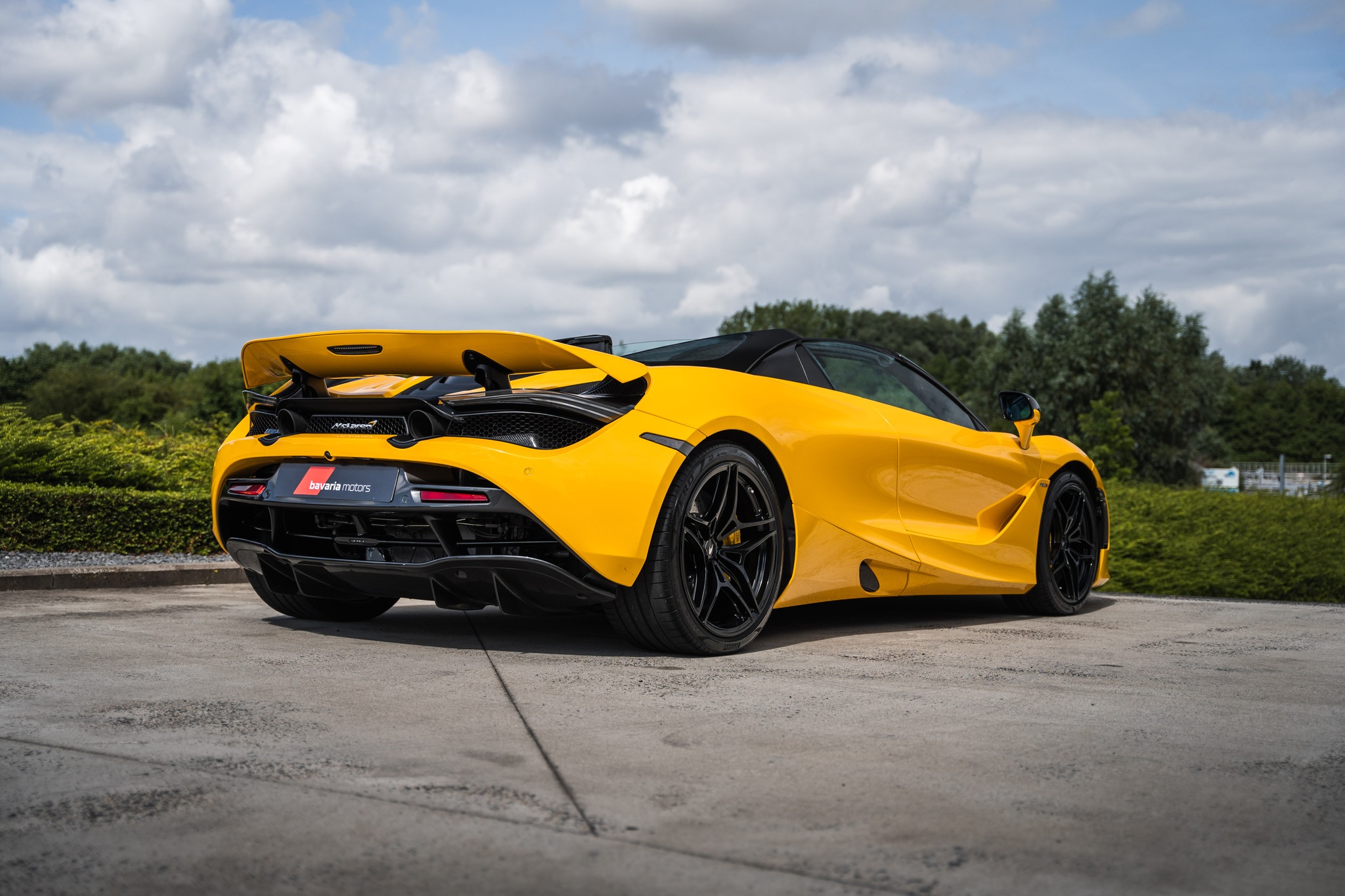 Volcano Yellow - McLaren 720S Spider - carpaints.co