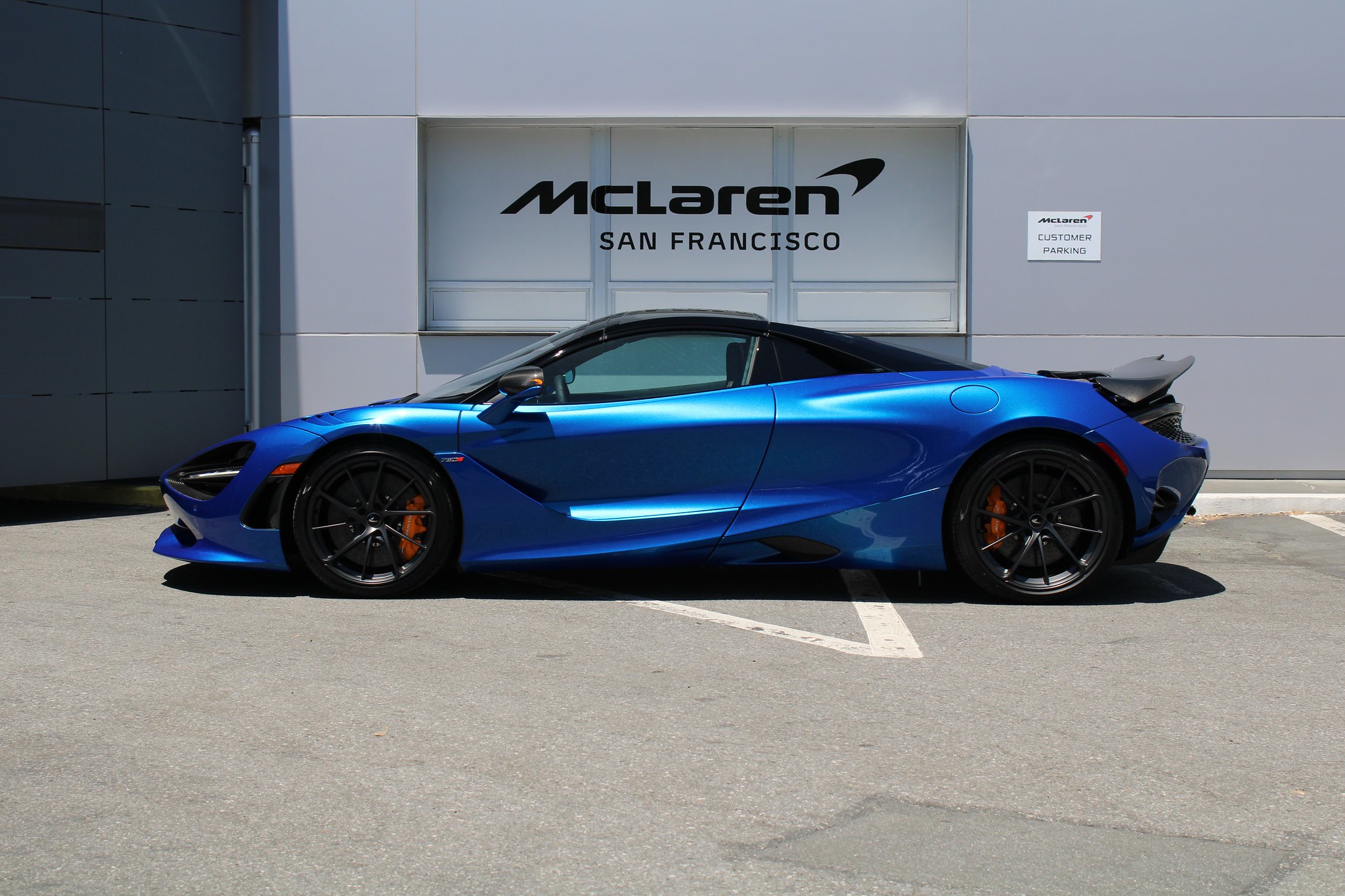 Volcano Blue - McLaren 750S Spider - carpaints.co