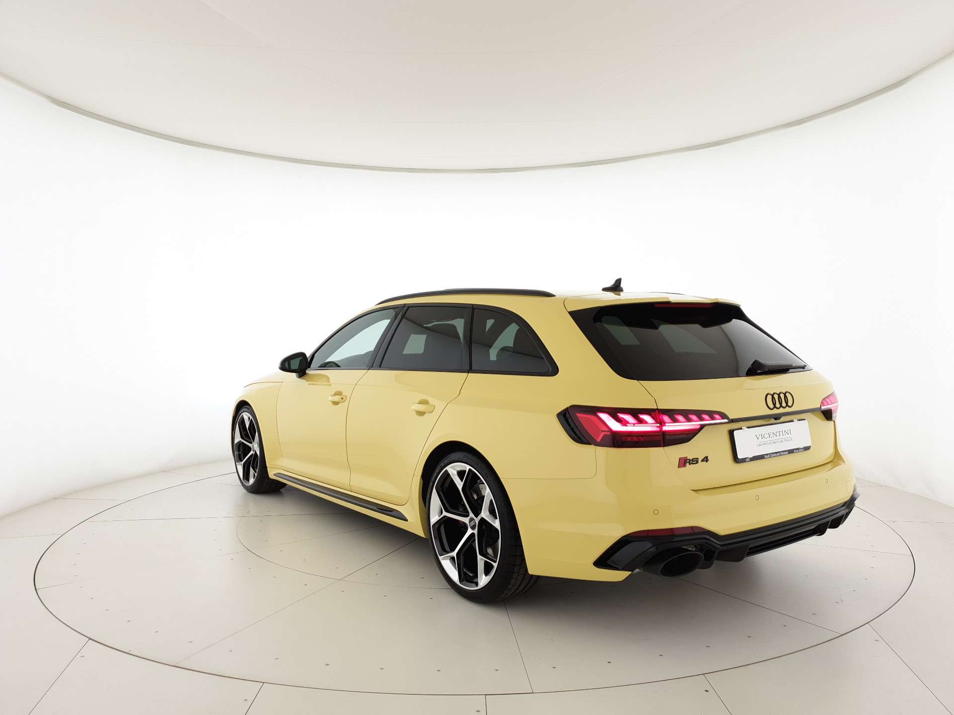Helios Yellow - Audi RS4 Avant (B9) - carpaints.co