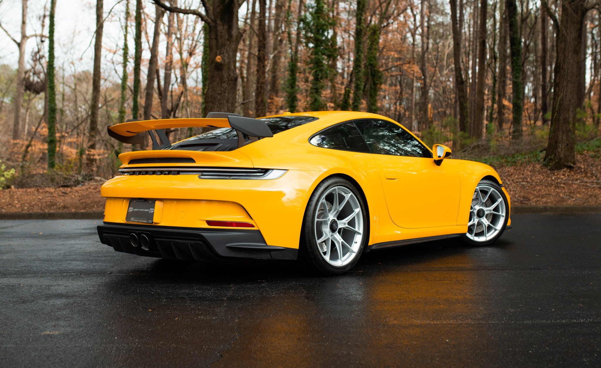 Signal Yellow - Porsche 911 GT3 (992) - carpaints.co