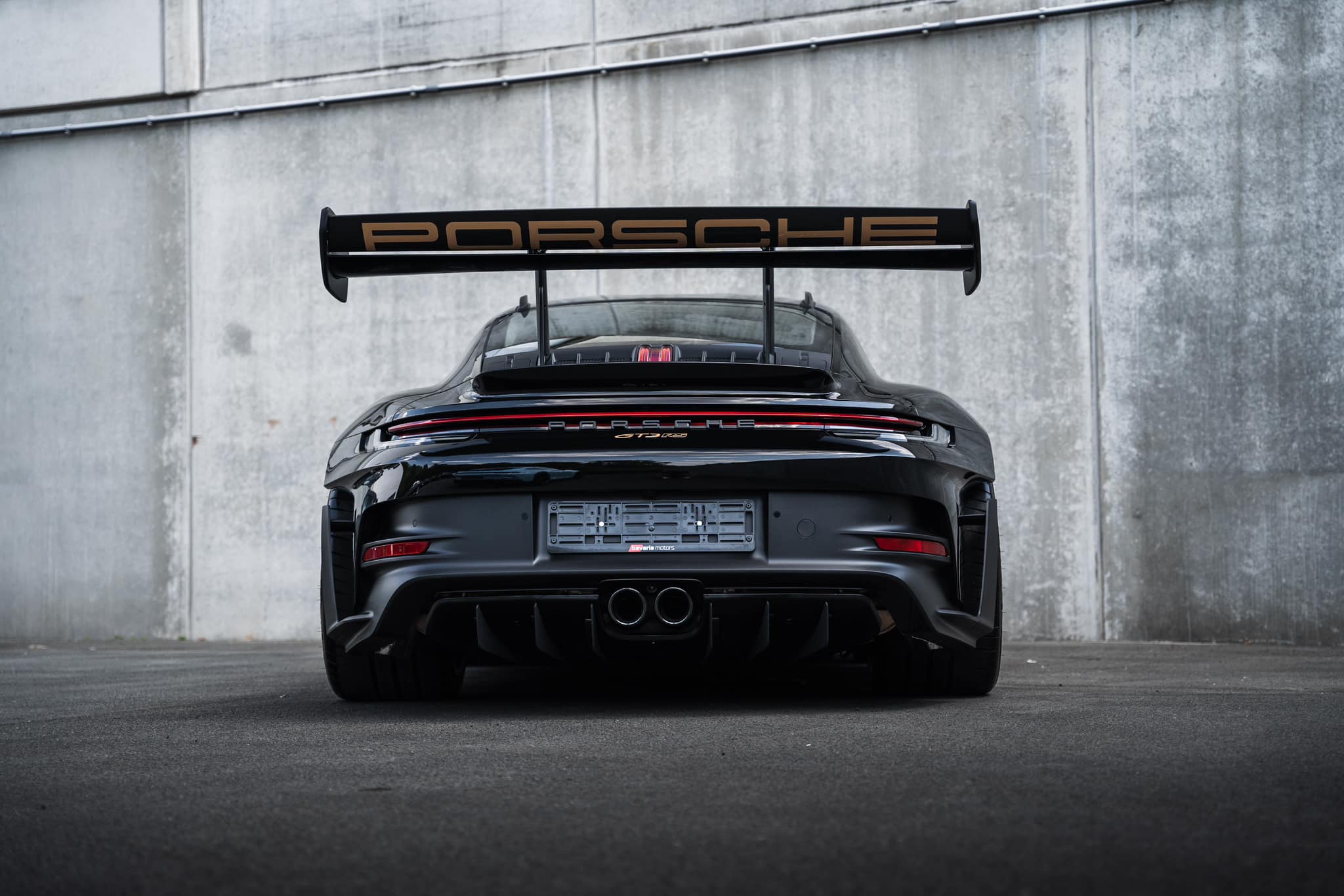 Black - Porsche 911 GT3 RS (992) - carpaints.co