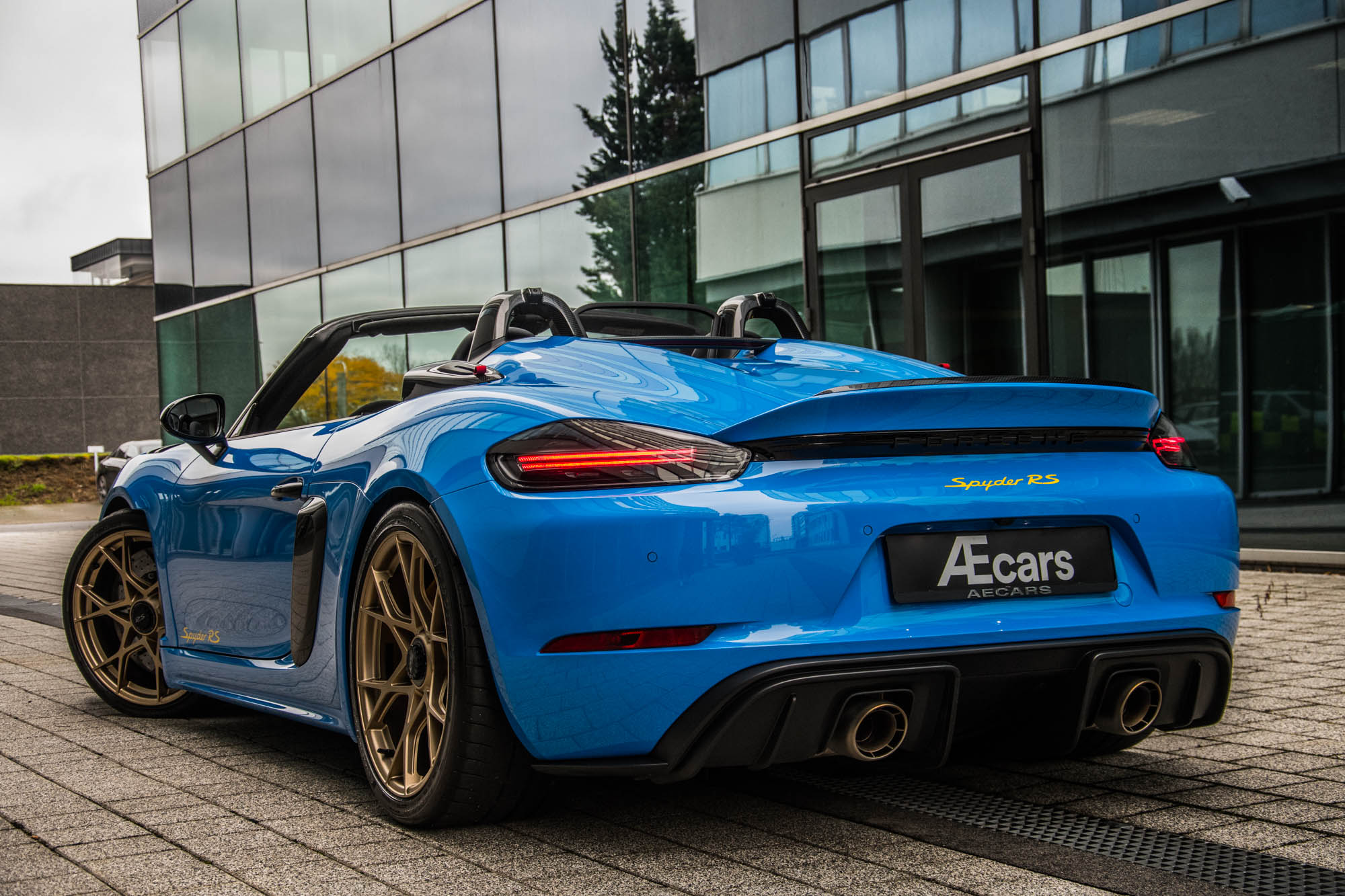 Shark Blue - Porsche Spyder RS (718) - carpaints.co