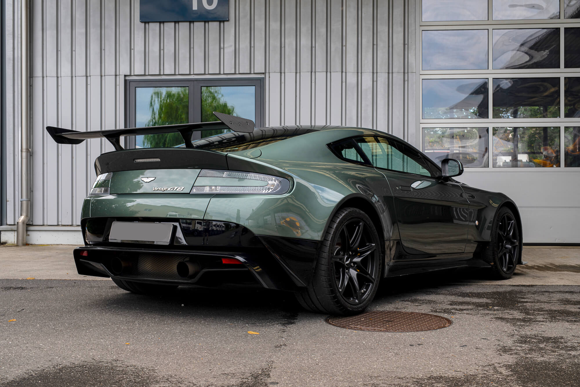 Chiltern Green - Aston Martin Vantage GT8 - carpaints.co