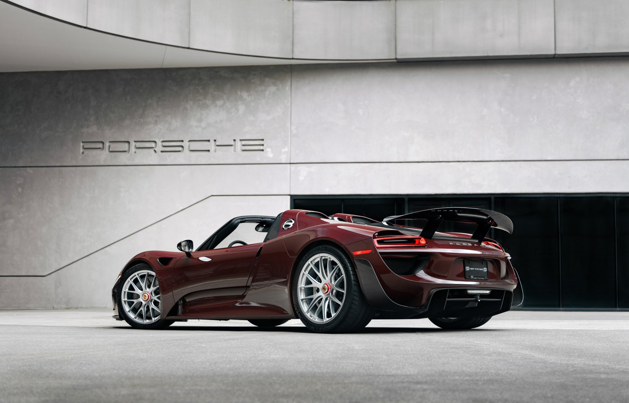 Burgundy Red - Porsche 918 Spyder - carpaints.co